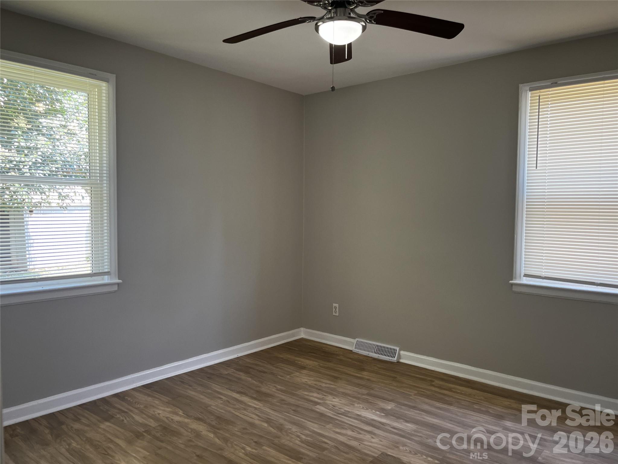 Photo 19 of 2213 Shamrock Drive, Charlotte, NC