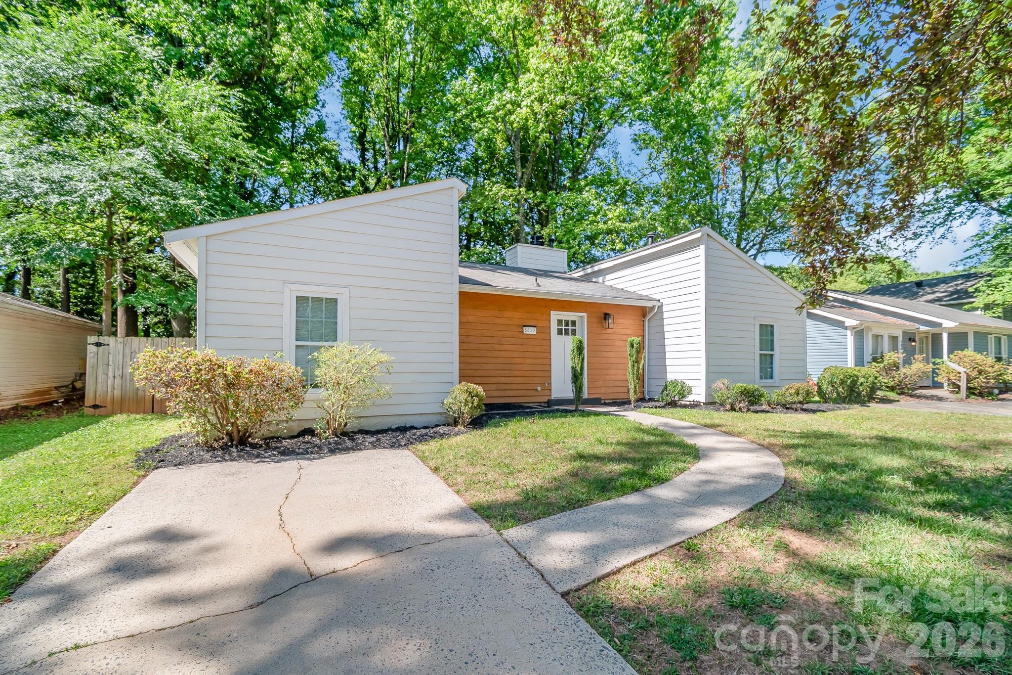 Photo 2 of 5812 Rock Hollow Drive, Charlotte, NC