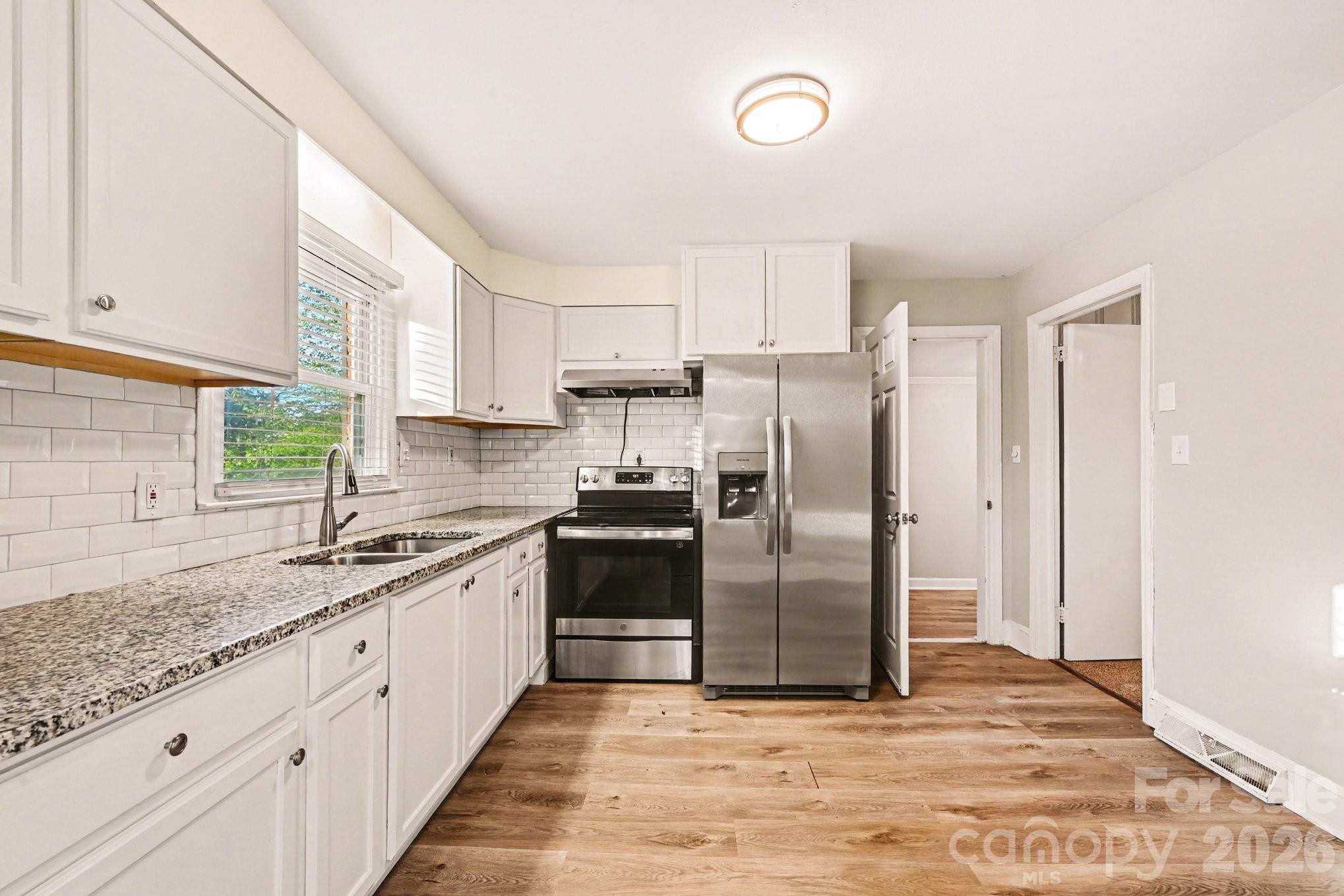 Photo 6 of 4726 Holbrook Drive, Charlotte, NC