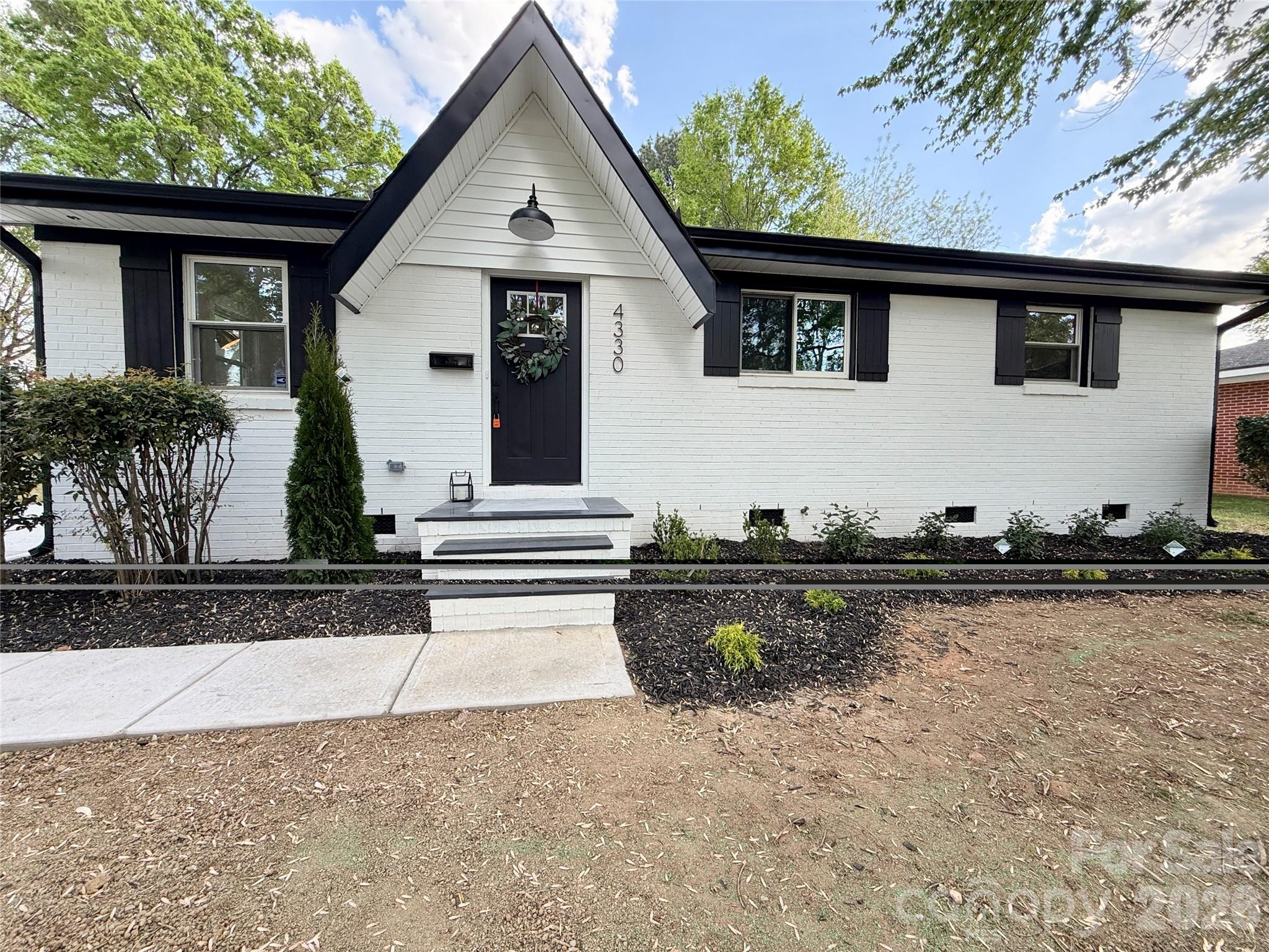 Photo 4 of 4330 Colebrook Road, Charlotte, NC