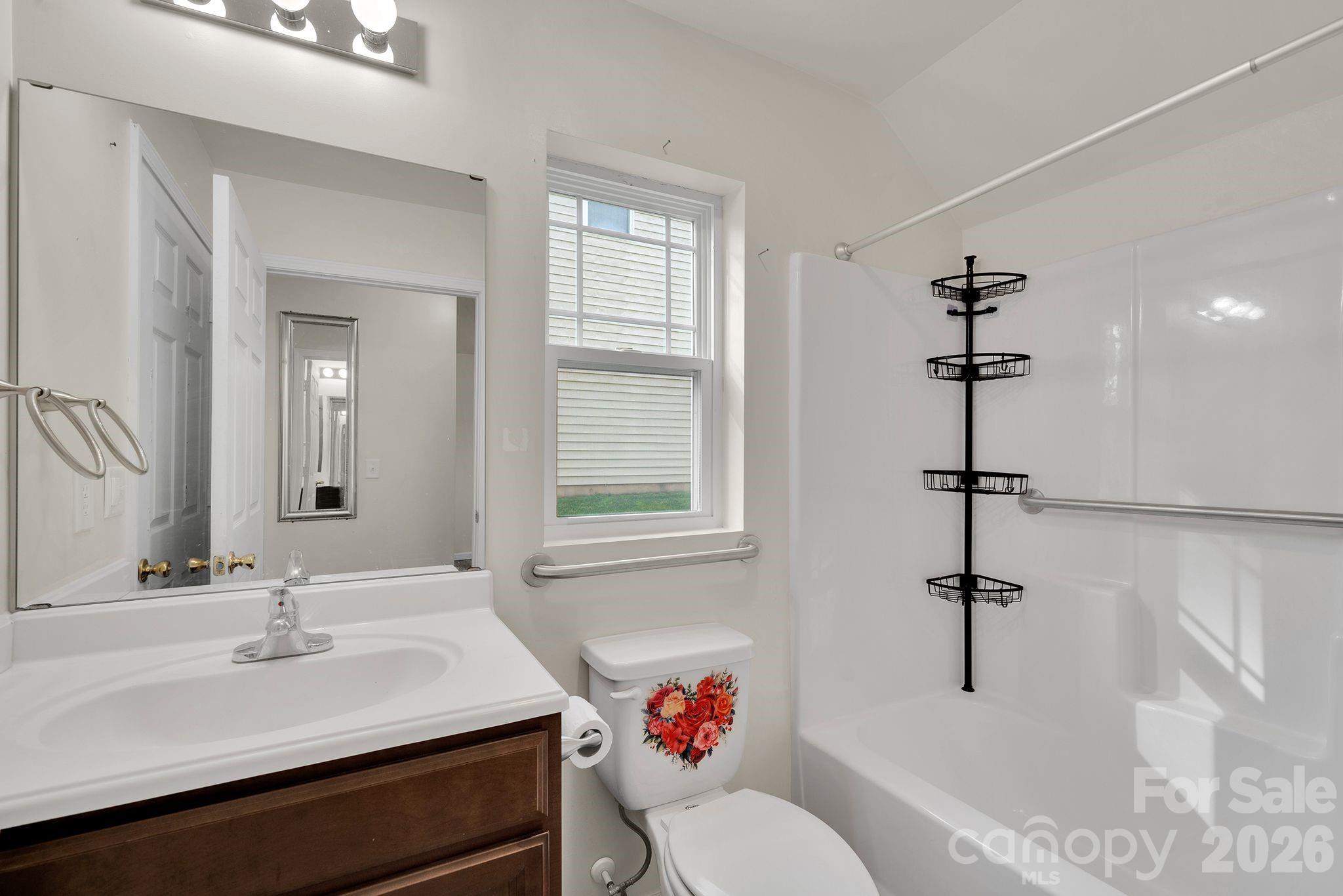 372 E Mills Avenue, Mooresville, NC - photo 8 of 29