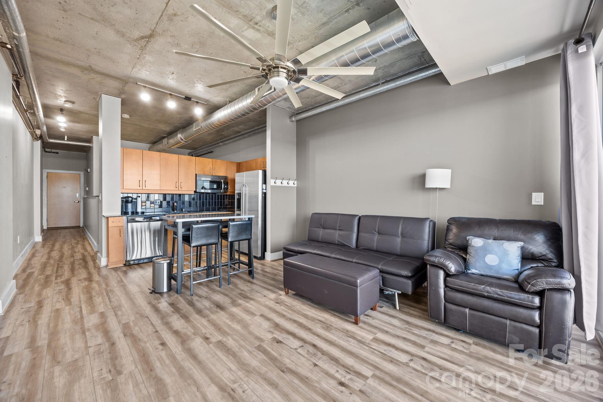 Photo 4 of 505 E 6th Street912, Charlotte, NC