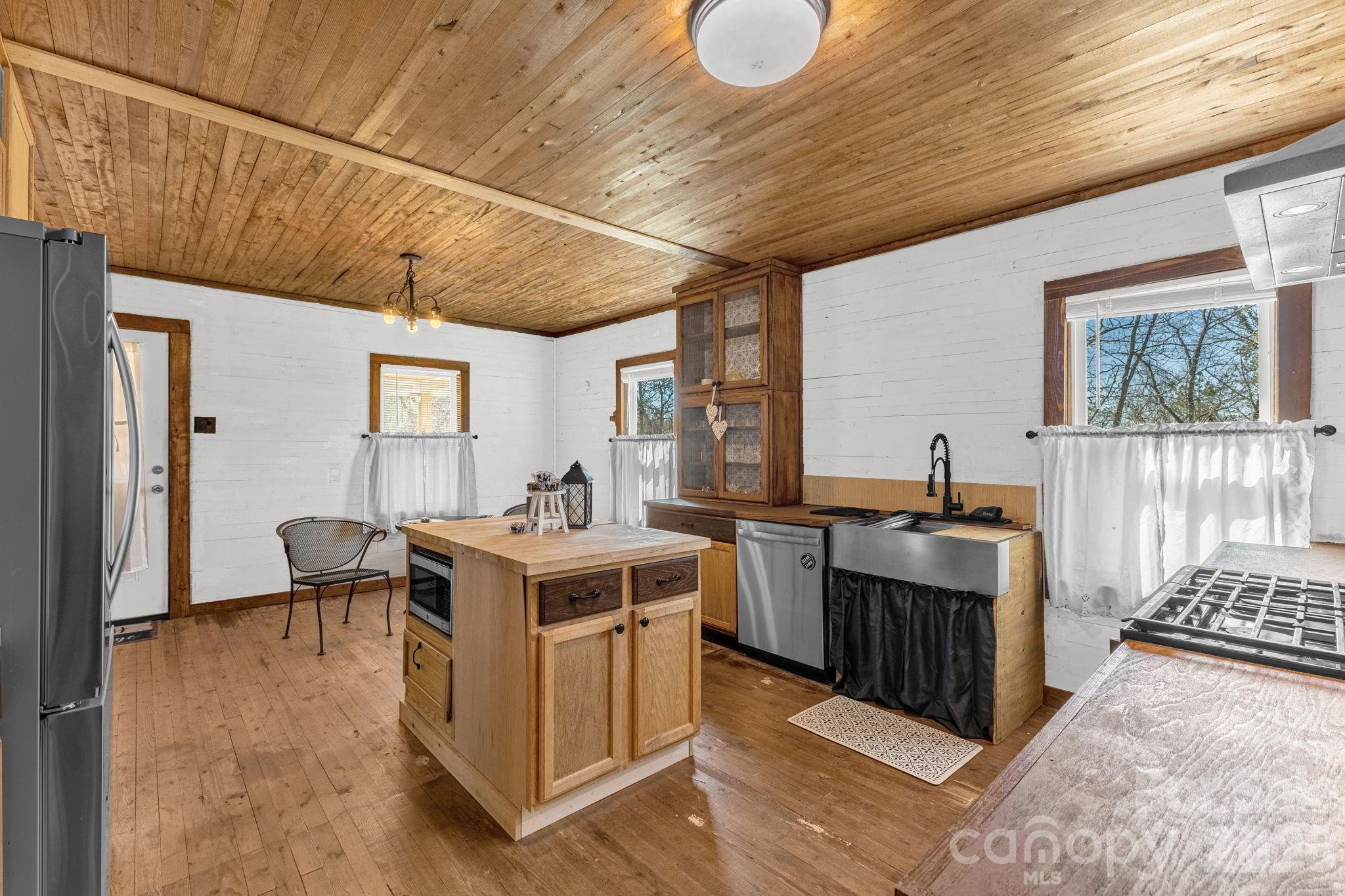 98 Poplar Springs Road, Hiddenite, NC - photo 13 of 38