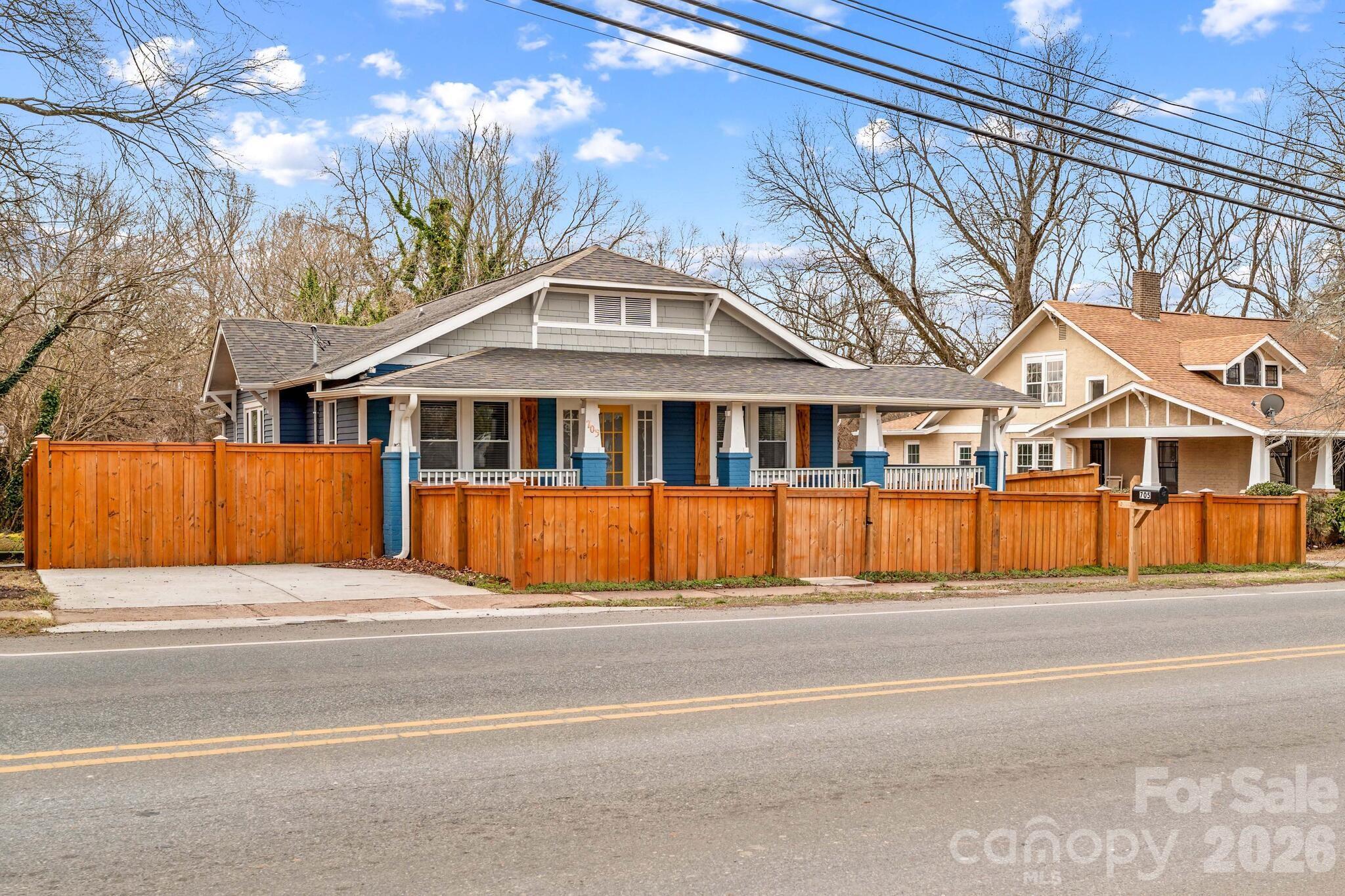 Photo 3 of 705 W 5th Avenue, Lexington, NC