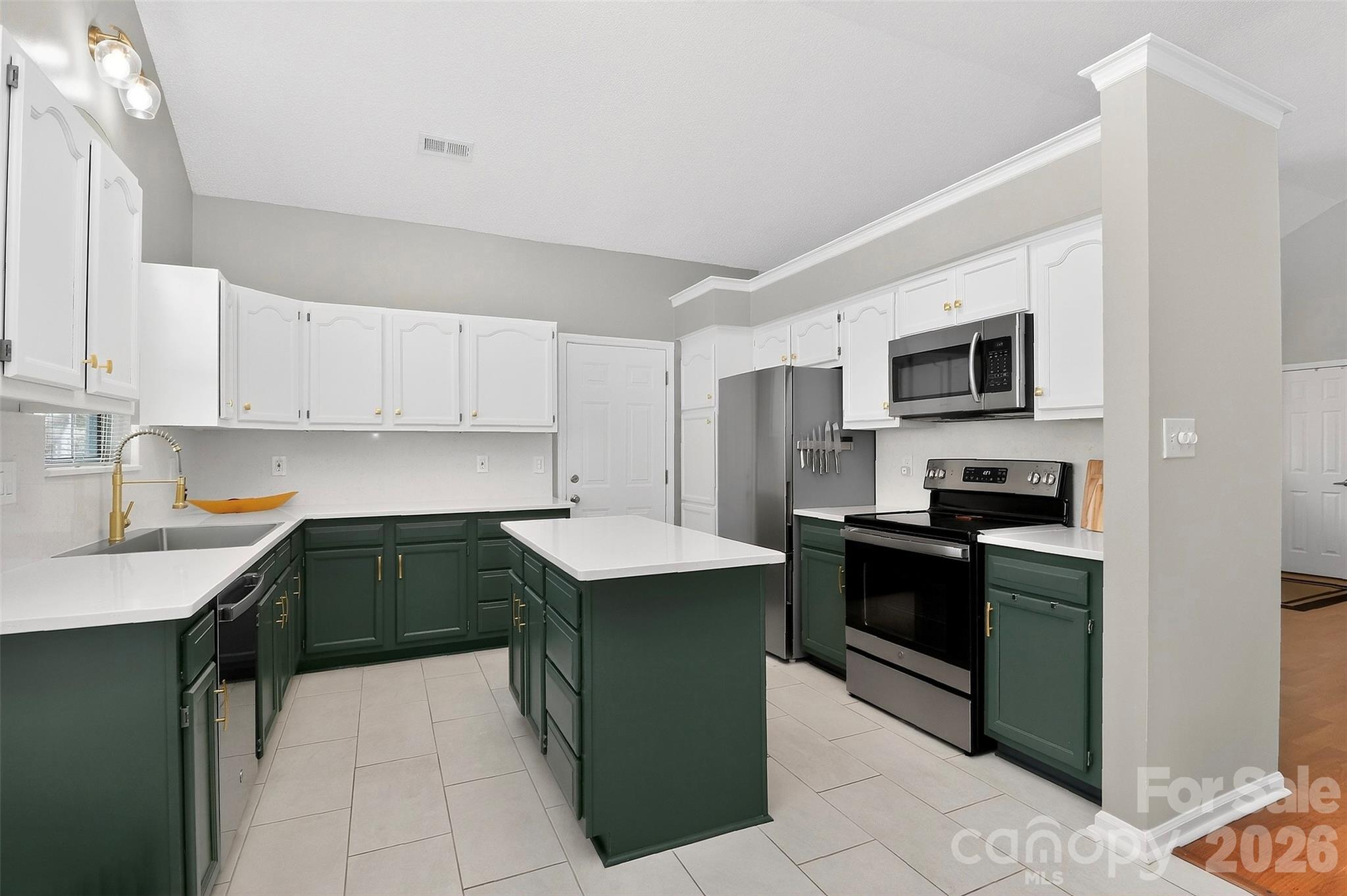 Photo 13 of 10631 Jardin Way, Charlotte, NC