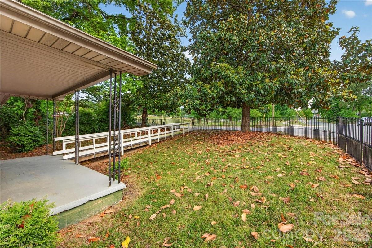 936 Holland Avenue, Charlotte, NC - photo 4 of 29