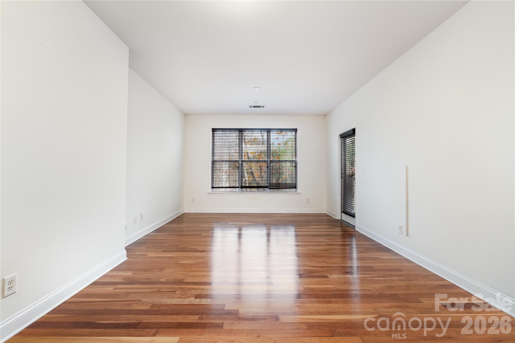 Photo 5 of 1000 E Woodlawn Road217, Charlotte, NC