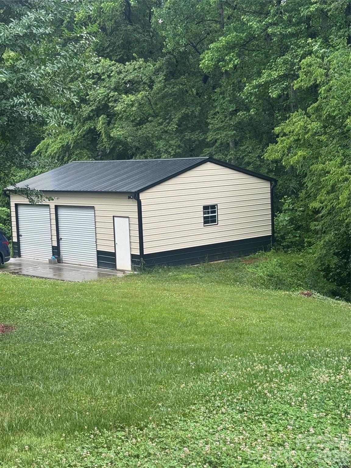 190 Meadow Glen Drive, Troutman, NC - photo 3 of 46