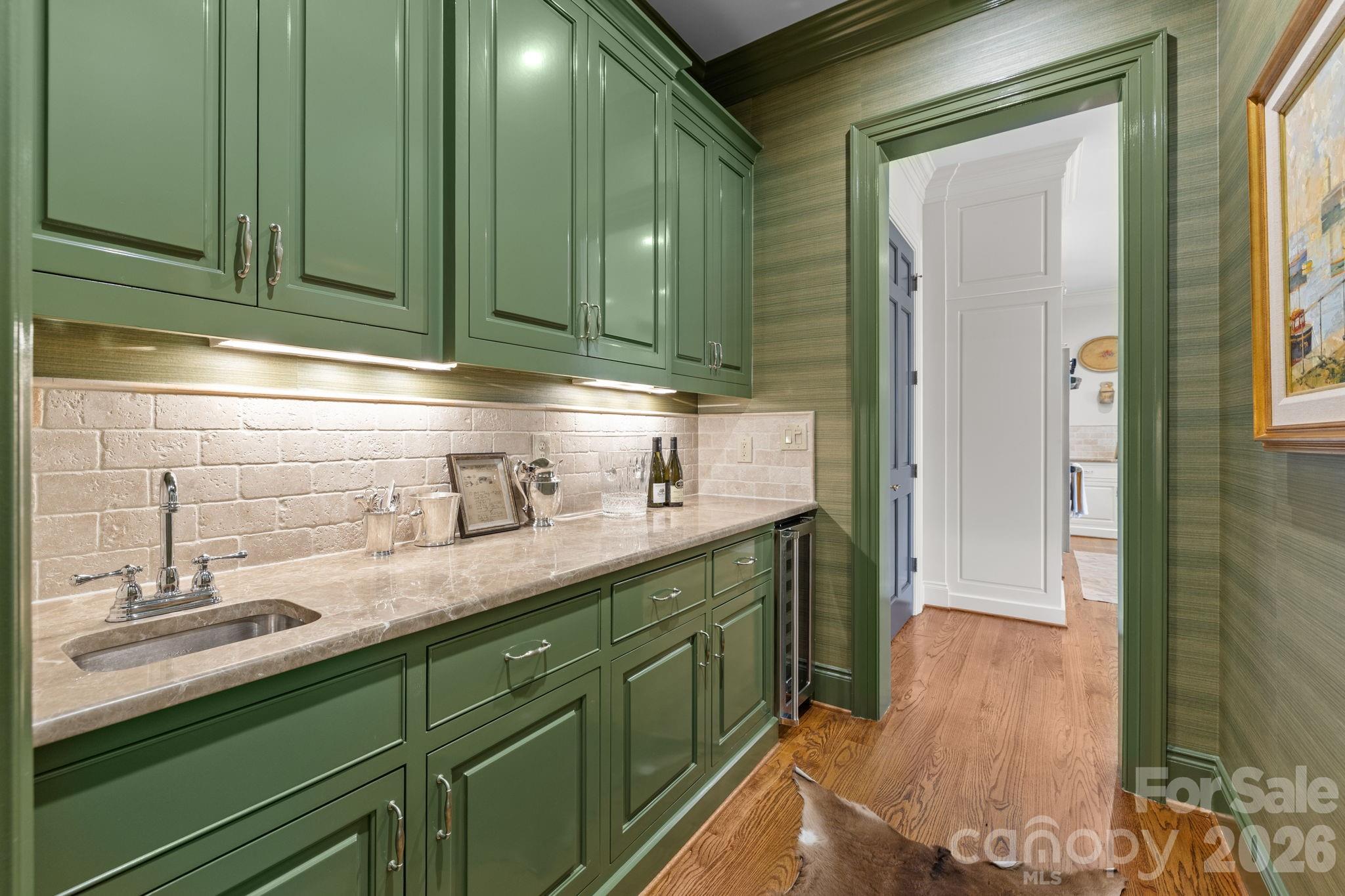 Photo 9 of 168 Cherokee Road, Charlotte, NC