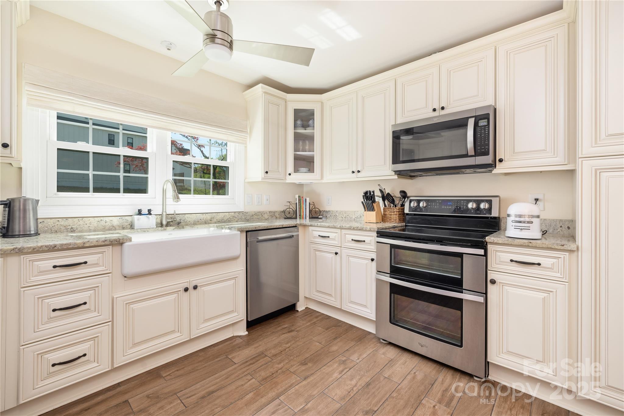 Photo 4 of 5431 Park Road, Charlotte, NC