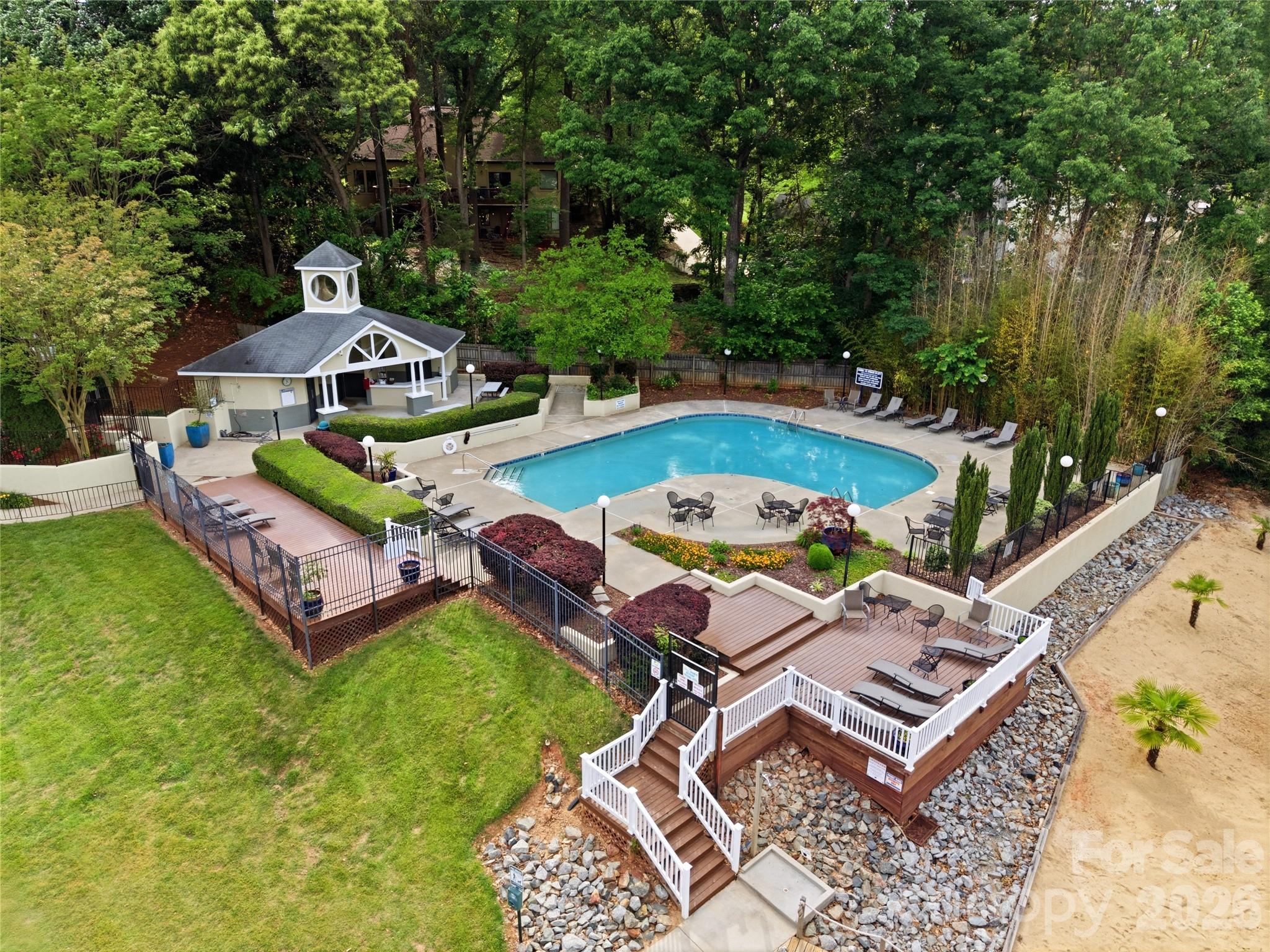 Photo 3 of 19823 Henderson RoadF, Cornelius, NC