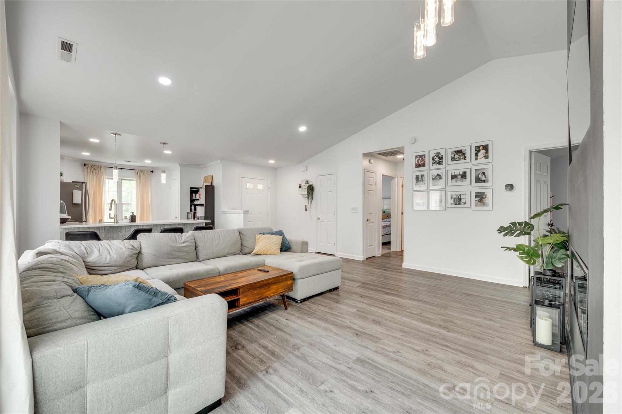 7442 Crestside Lane, Charlotte, NC - photo 2 of 26