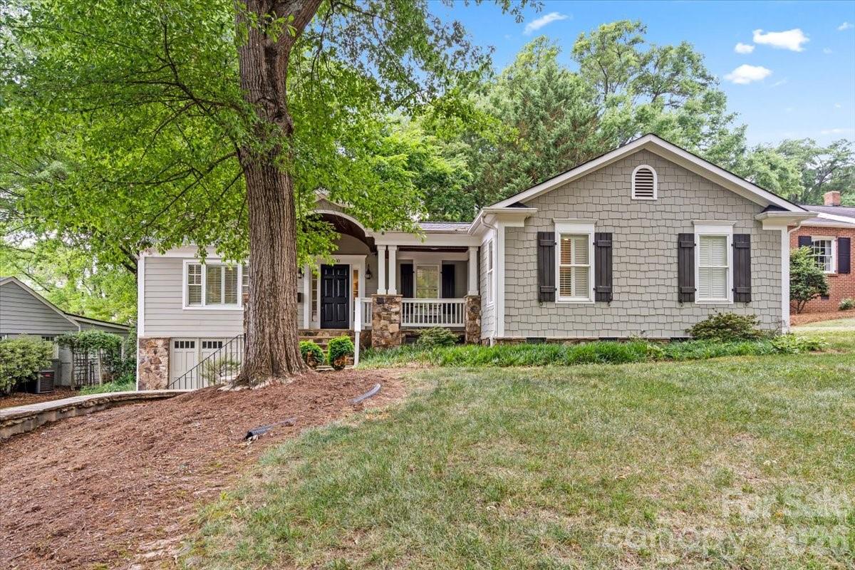 Photo 2 of 3000 Forest Park Drive, Charlotte, NC