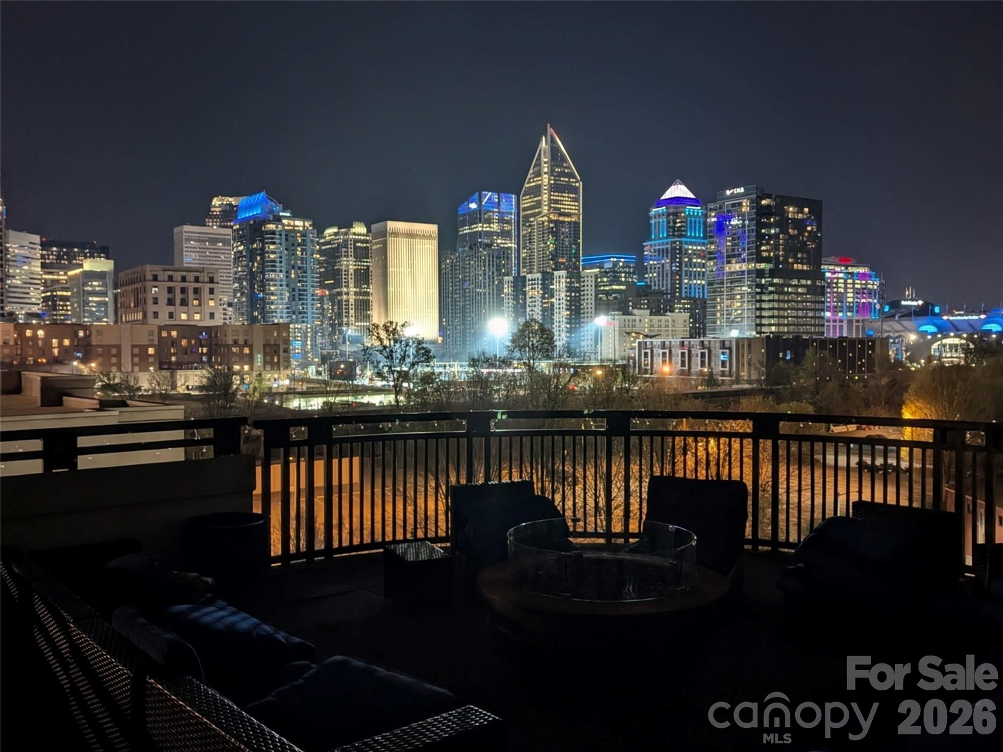 Photo 4 of 718 W Trade Street803, Charlotte, NC
