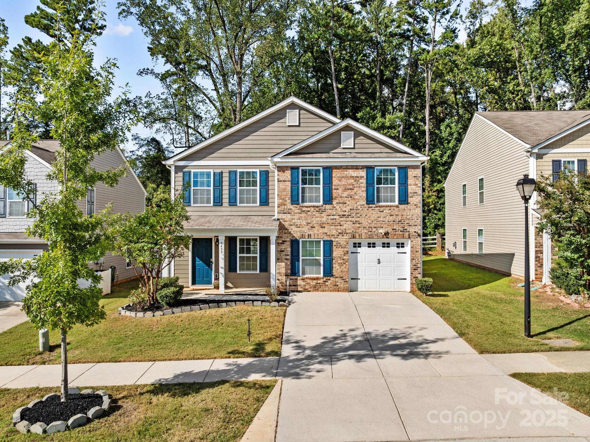 Photo 2 of 5433 Tumbling Brook Lane, Charlotte, NC