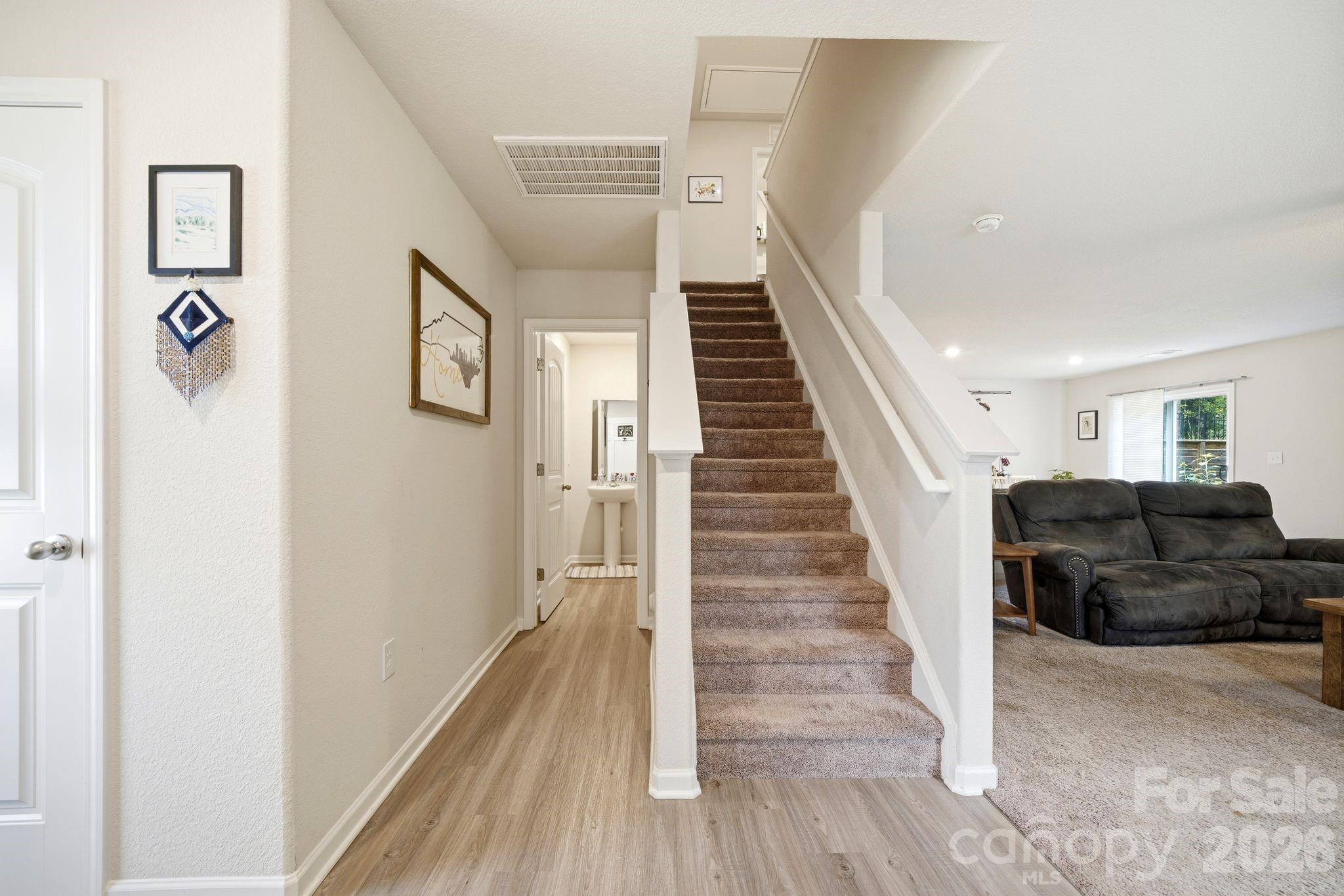 Photo 6 of 565 Hawley Street, Charlotte, NC