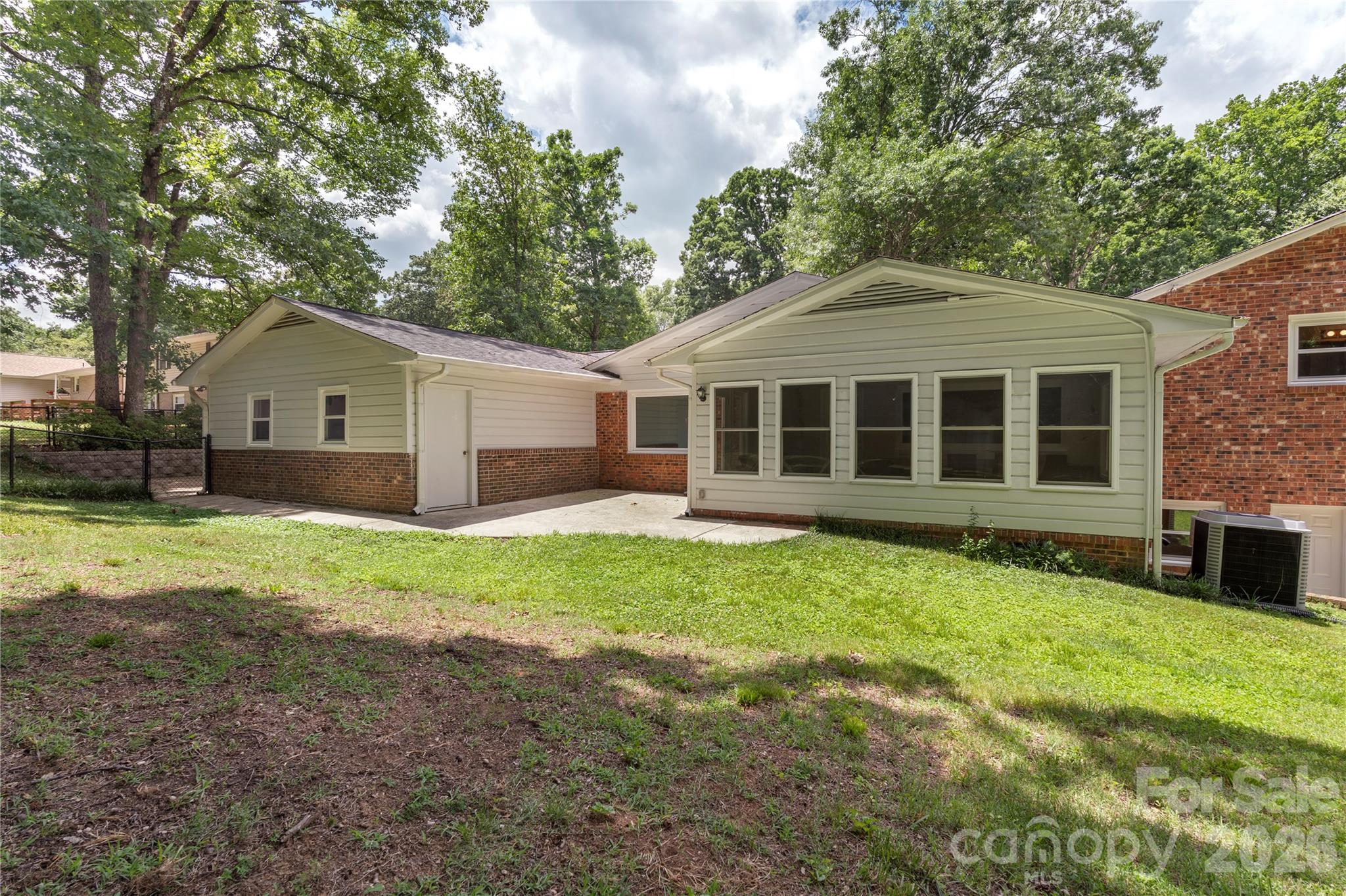 Home for sale at 221 Kingsway Circle, Charlotte, NC — photo 42 of 48