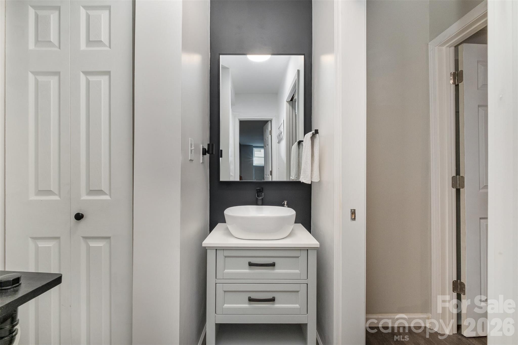 Photo 31 of 3231 Eastwood Drive, Charlotte, NC