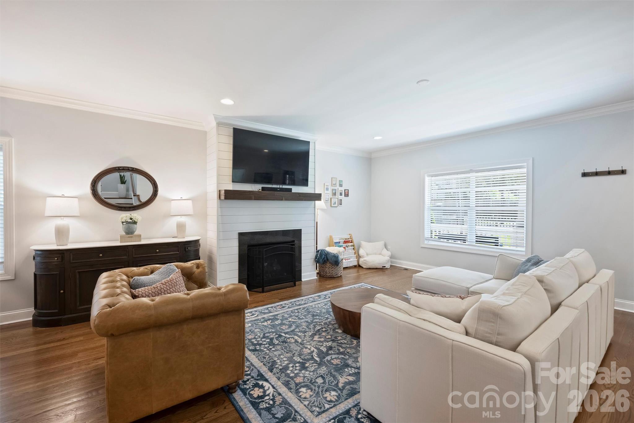 Photo 5 of 1617 Hawthorne Lane, Charlotte, NC