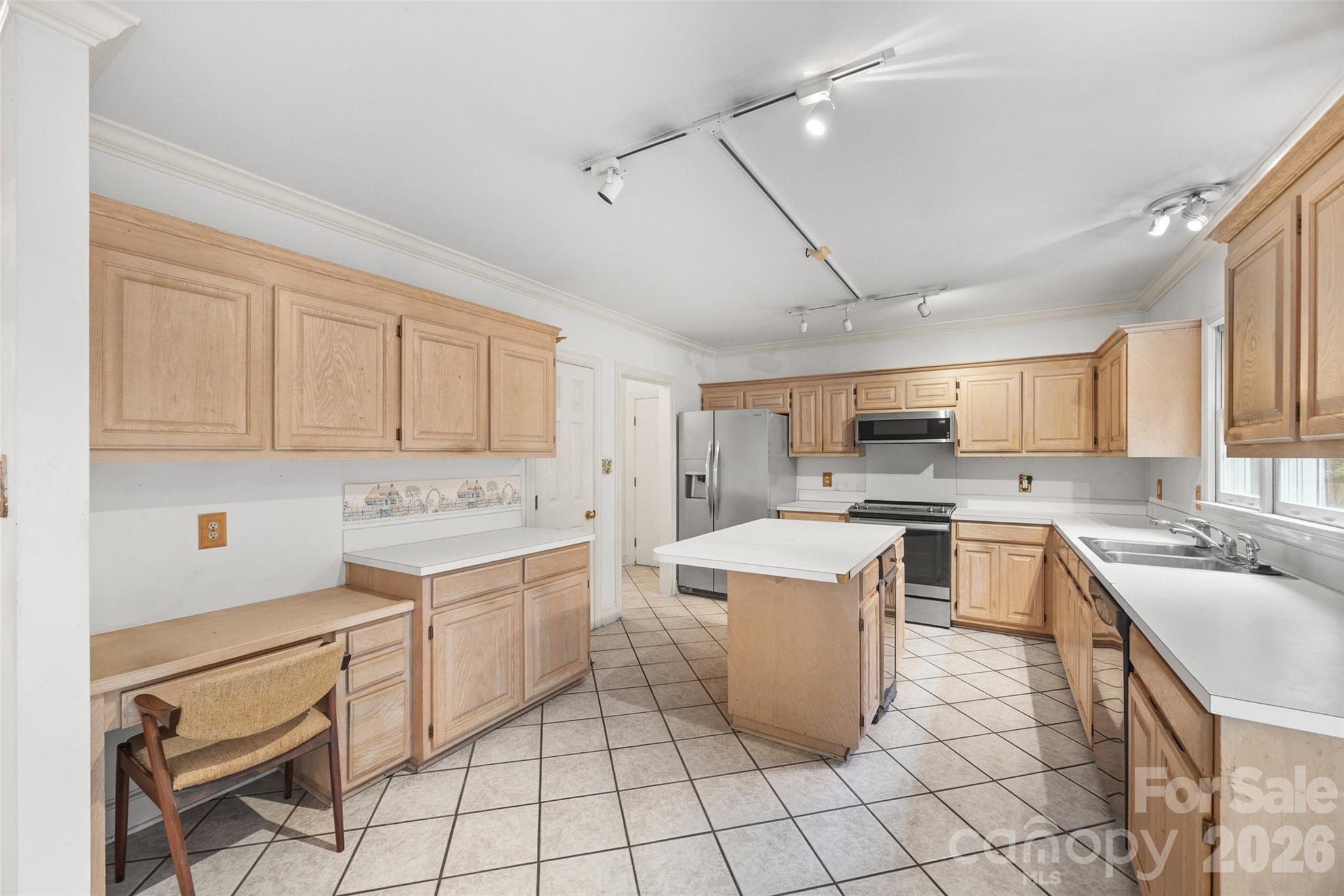 Photo 10 of 7411 Leharne Drive, Charlotte, NC