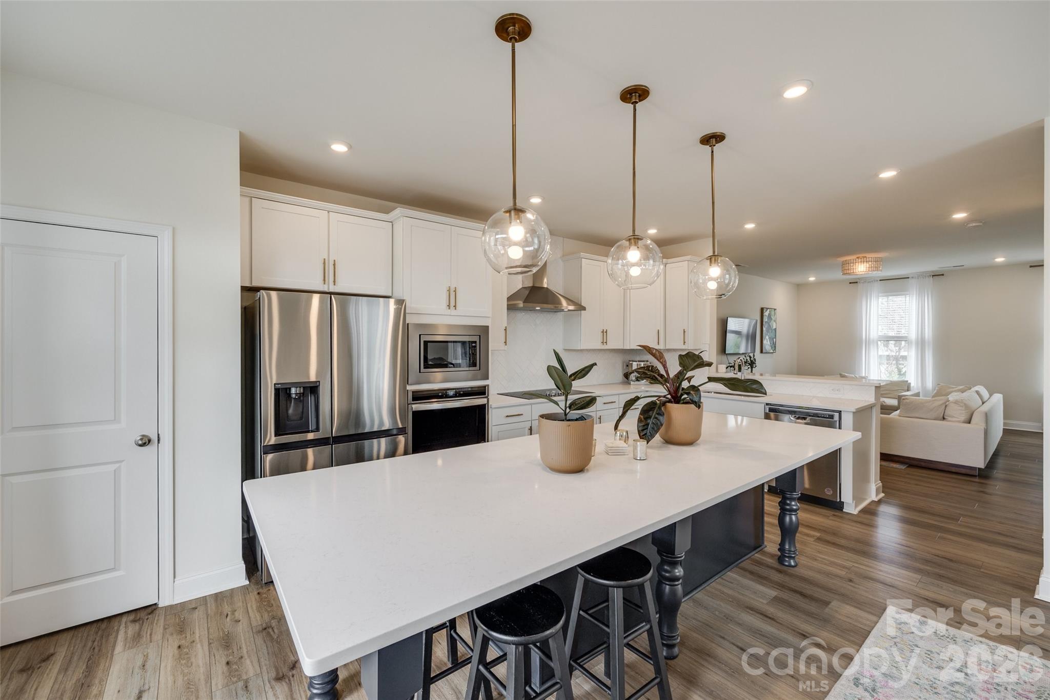 Home for sale at 400 Simeon Drive, Charlotte, NC — photo 1 of 33