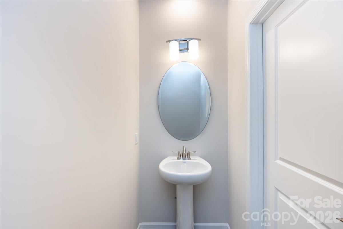 Photo 4 of 6017 Longar Lane, Charlotte, NC