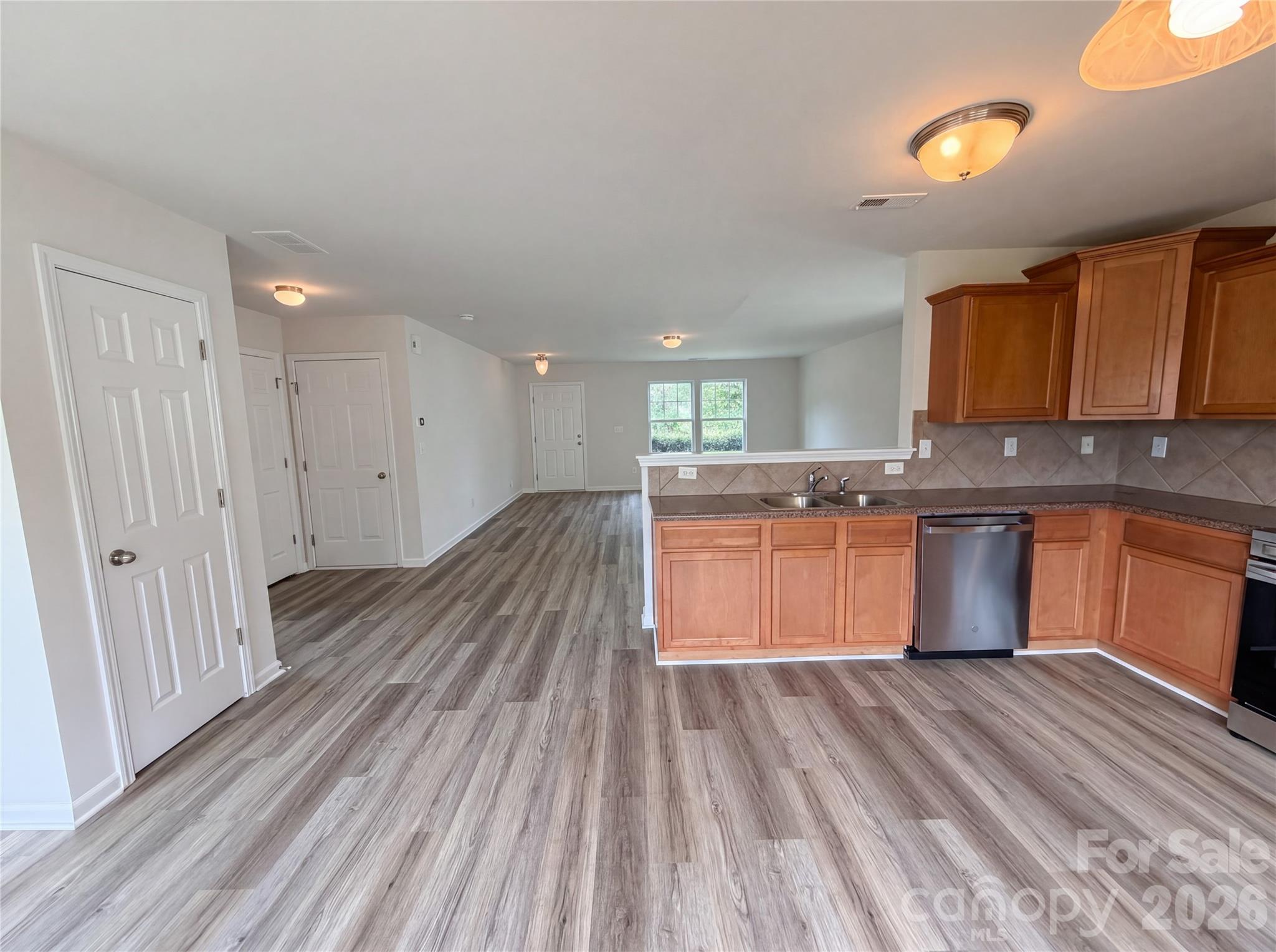 Photo 4 of 2534 Stream Bank Drive, Charlotte, NC