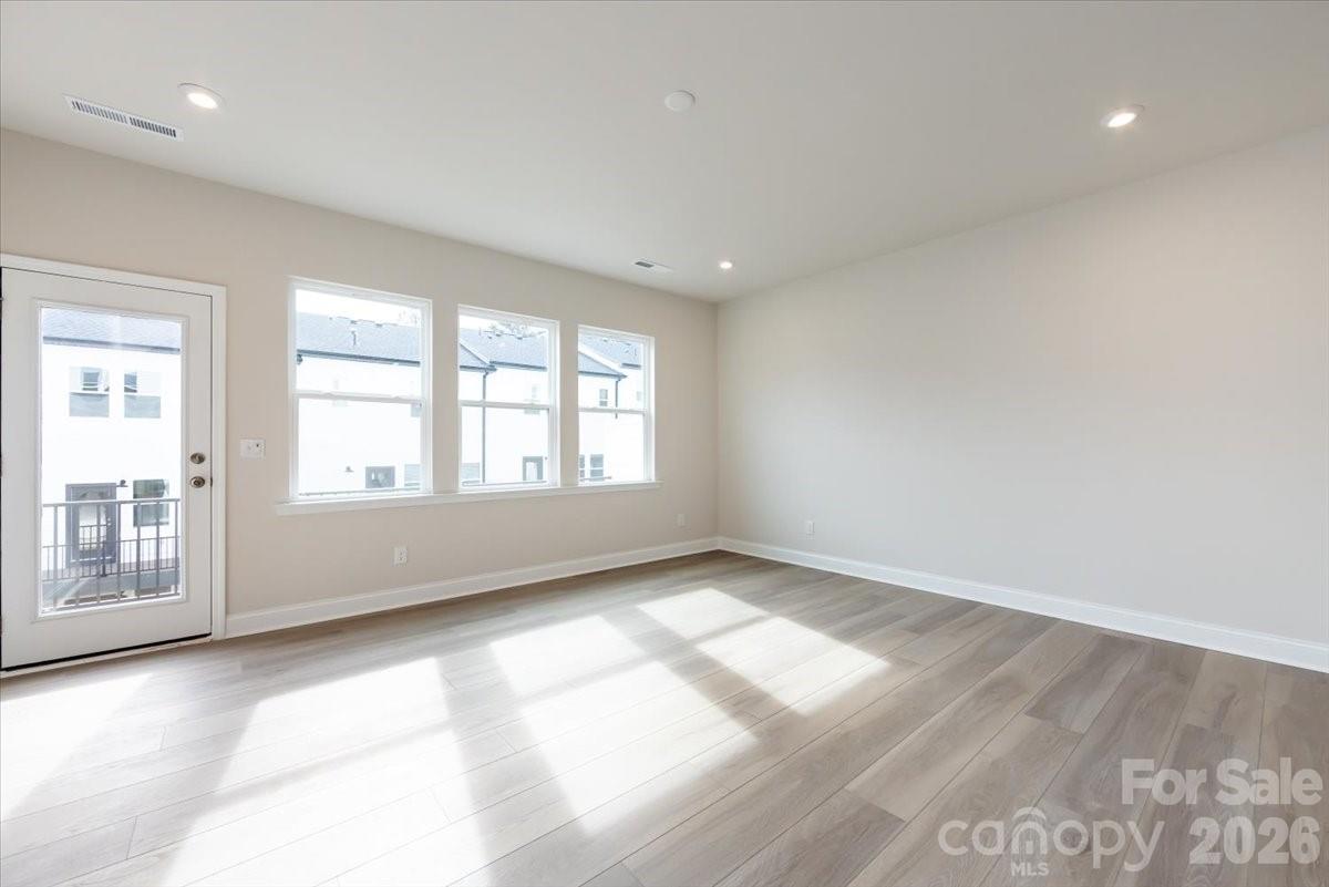 Photo 12 of 909 Archway Lane, Charlotte, NC