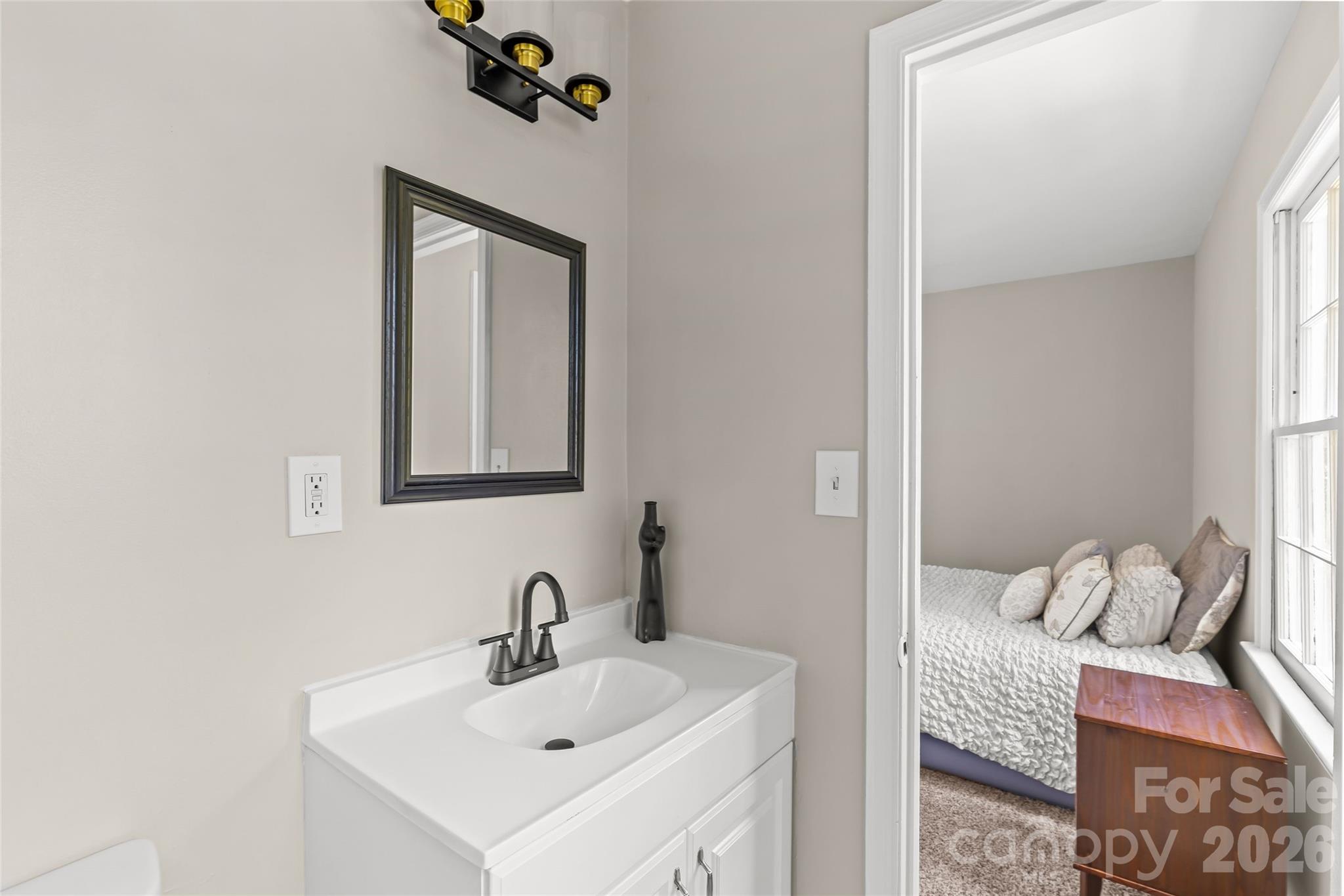 Photo 31 of 1401 Cedarwood Lane, Charlotte, NC