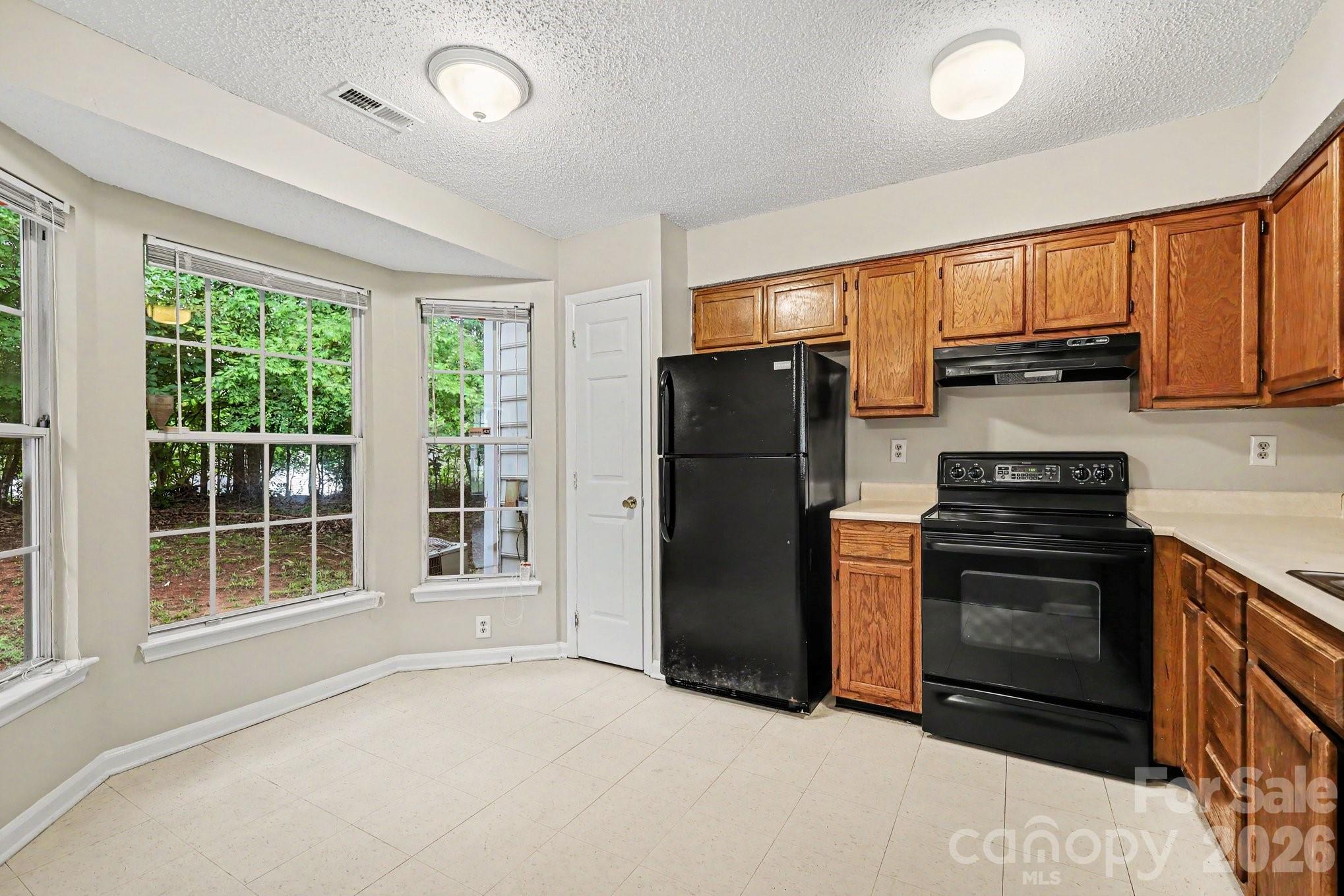 Photo 10 of 7925 Turquoise Drive, Charlotte, NC