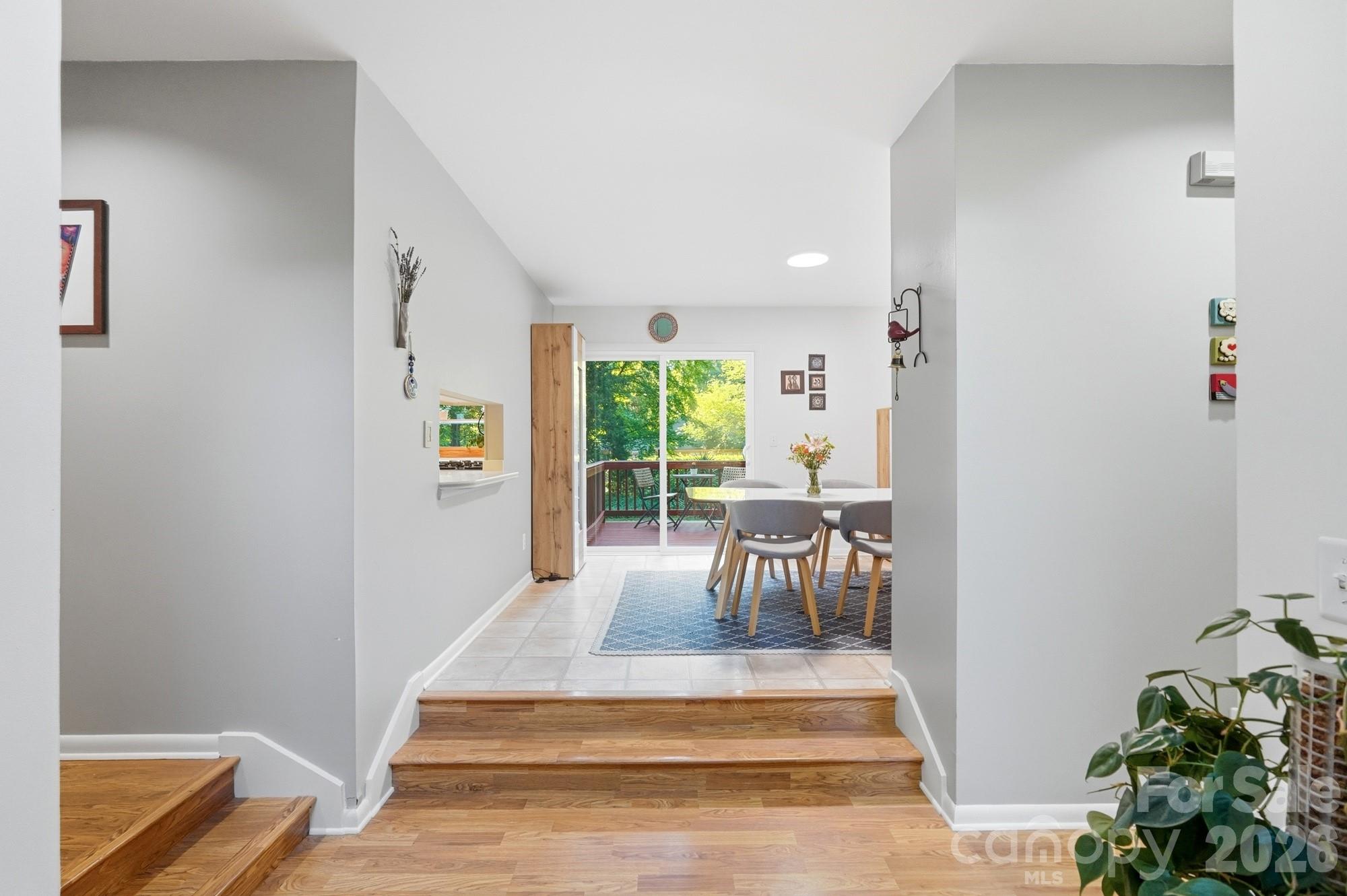 7045 Burlwood Road, Charlotte, NC - photo 4 of 49