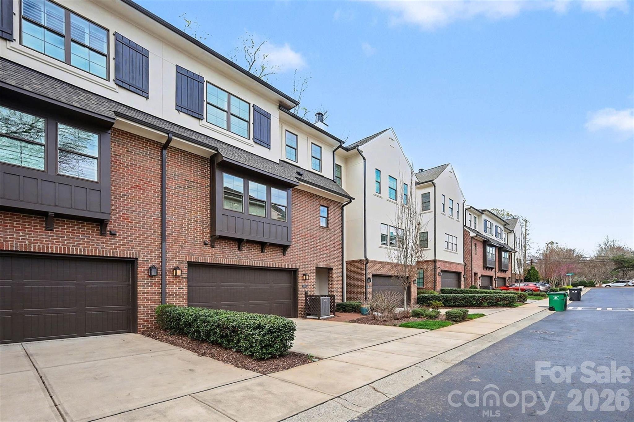 Photo 3 of 3030 Fairview Villa Court, Charlotte, NC