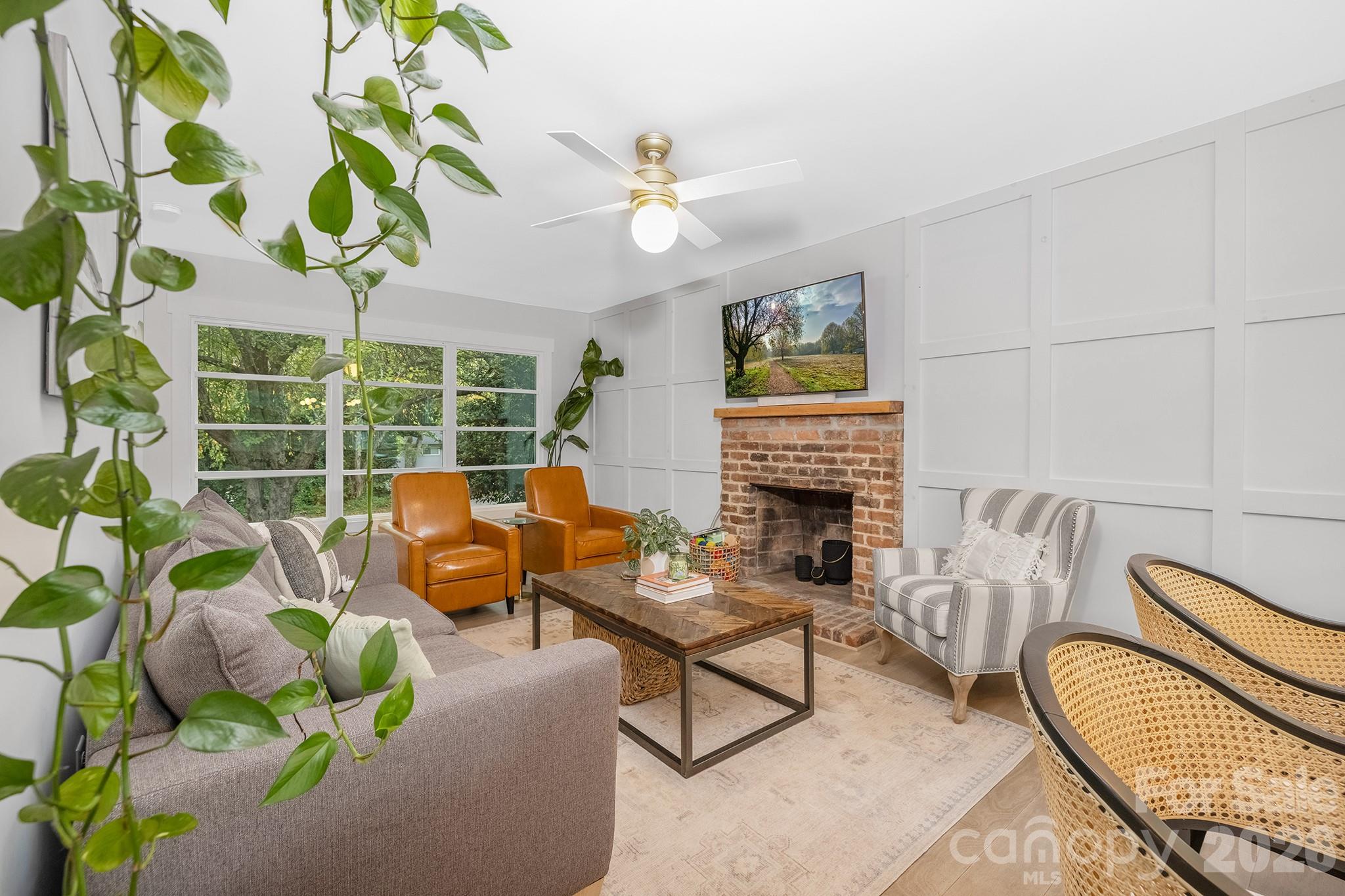 Photo 6 of 6213 Sharon Road, Charlotte, NC