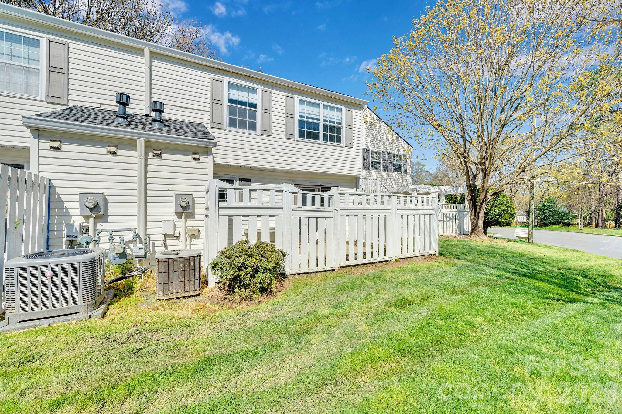Photo 32 of 8510 Castle Pine Court, Charlotte, NC