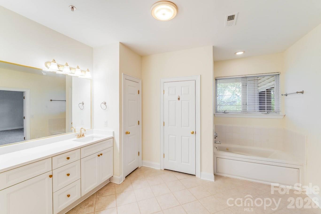 Photo 19 of 5601 Fairview Road10, Charlotte, NC