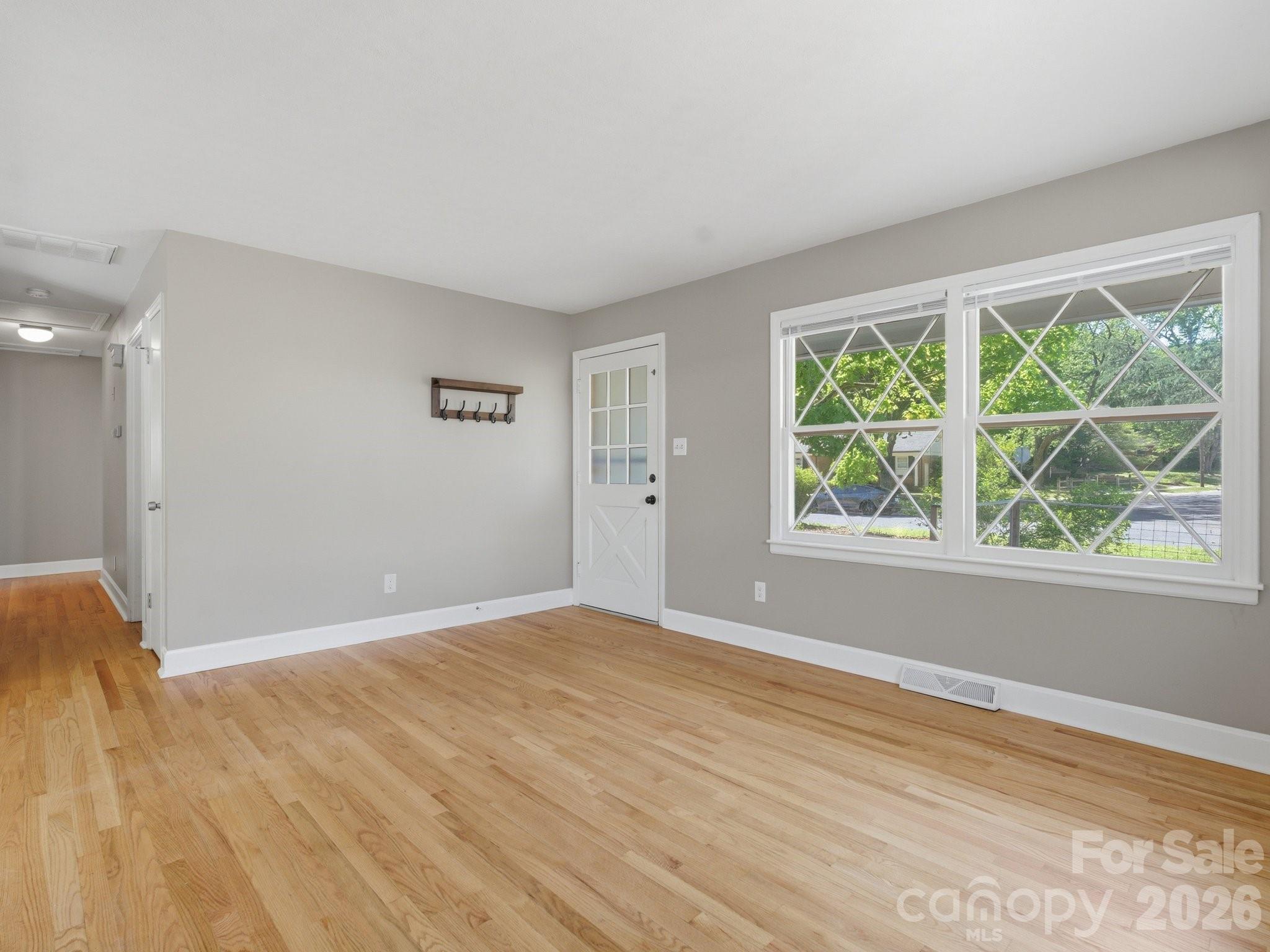 7401 Woodstream Drive, Charlotte, NC - photo 5 of 40