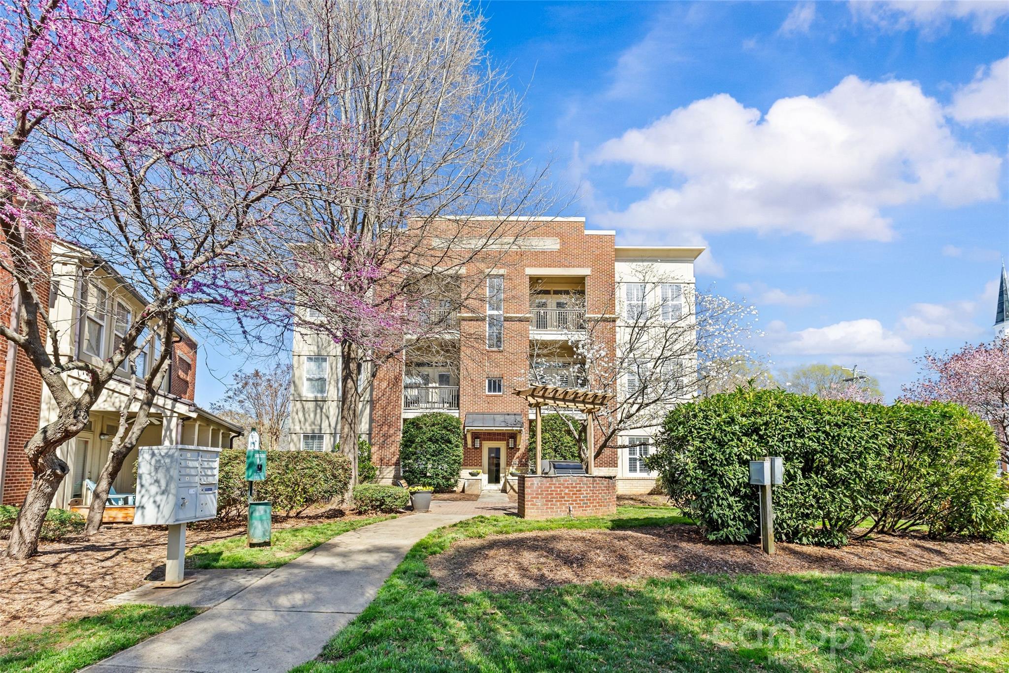 Photo 33 of 2994 Selwyn Avenue, Charlotte, NC