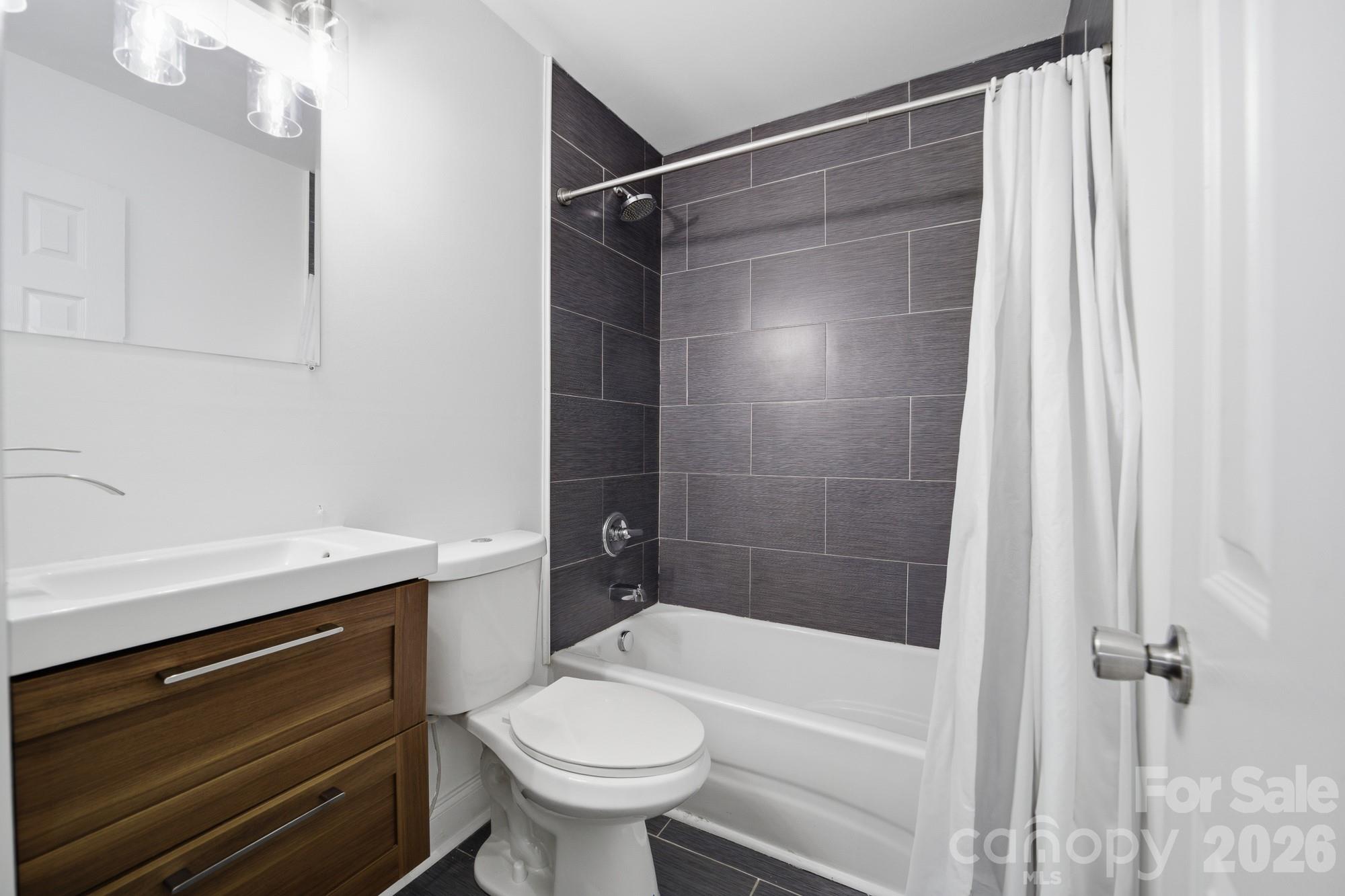 Photo 9 of 219 Breezewood Drive, Charlotte, NC