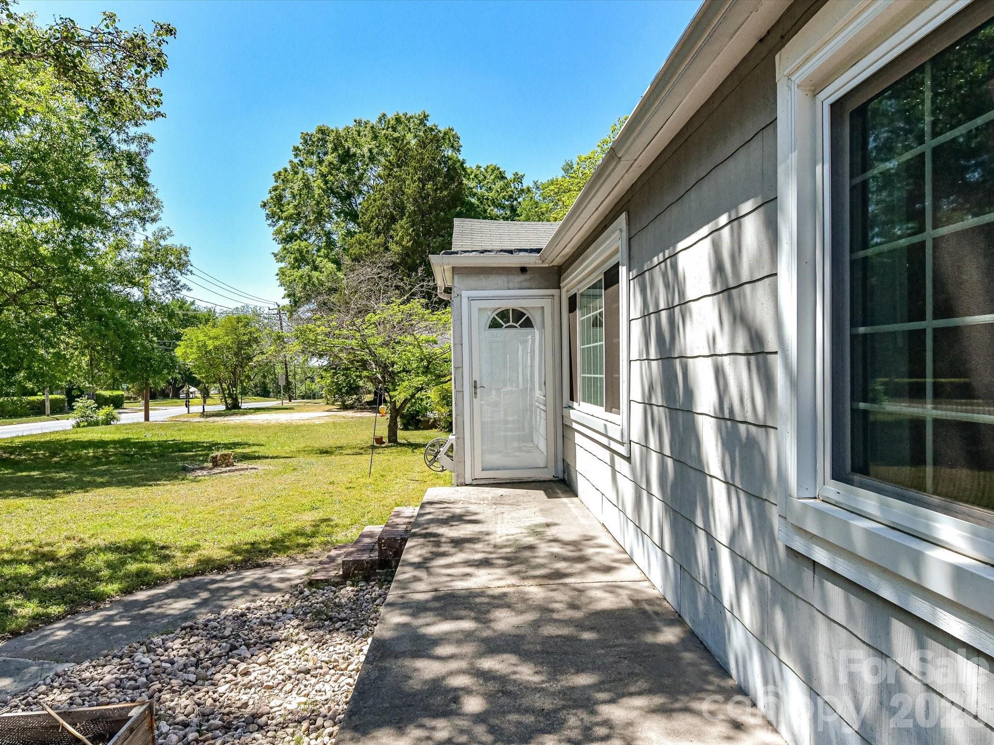 Photo 4 of 154 Lancaster Street, Chester, SC
