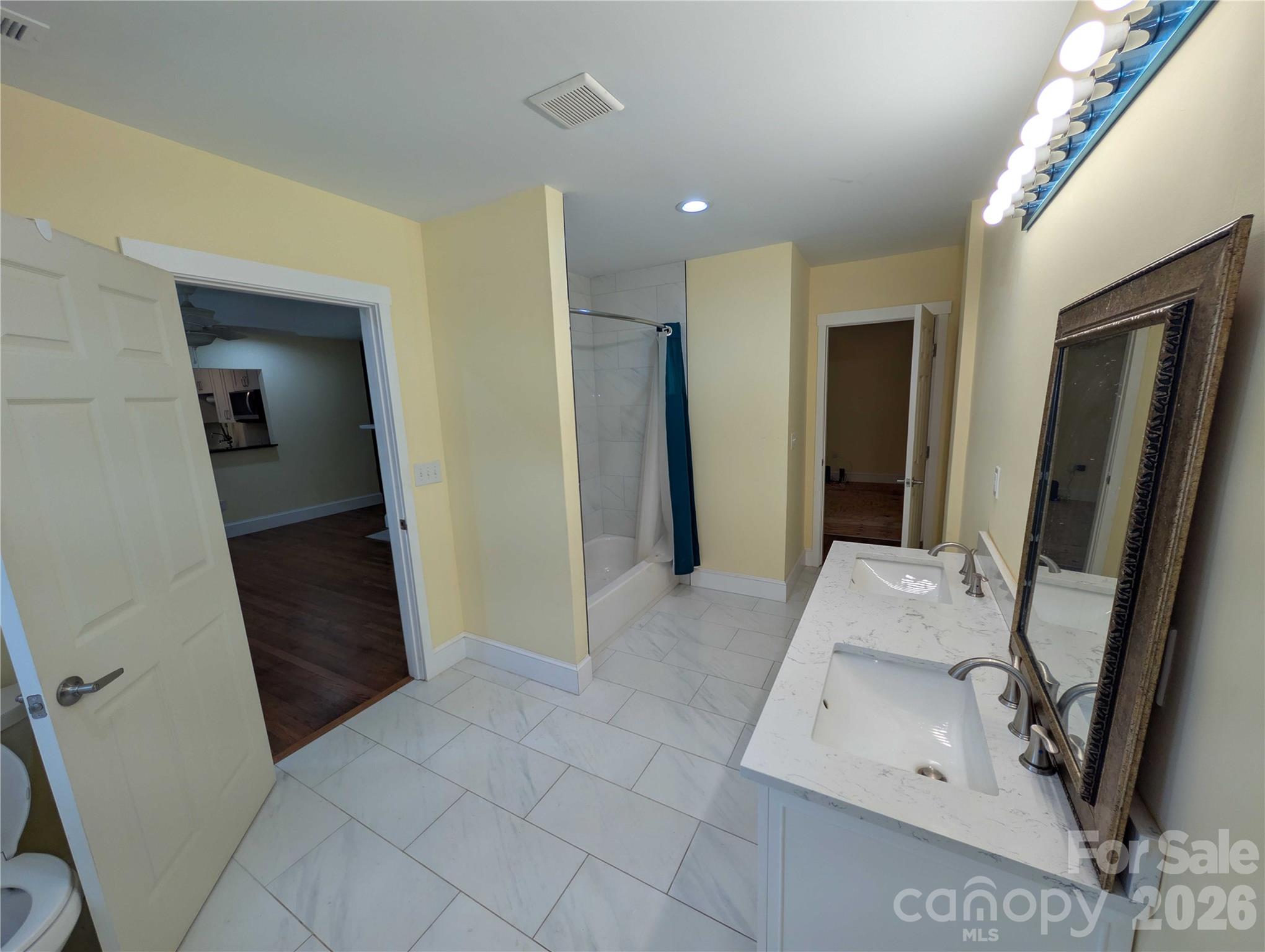 Home for sale at 542 Stegall Street, Charlotte, NC — photo 8 of 12