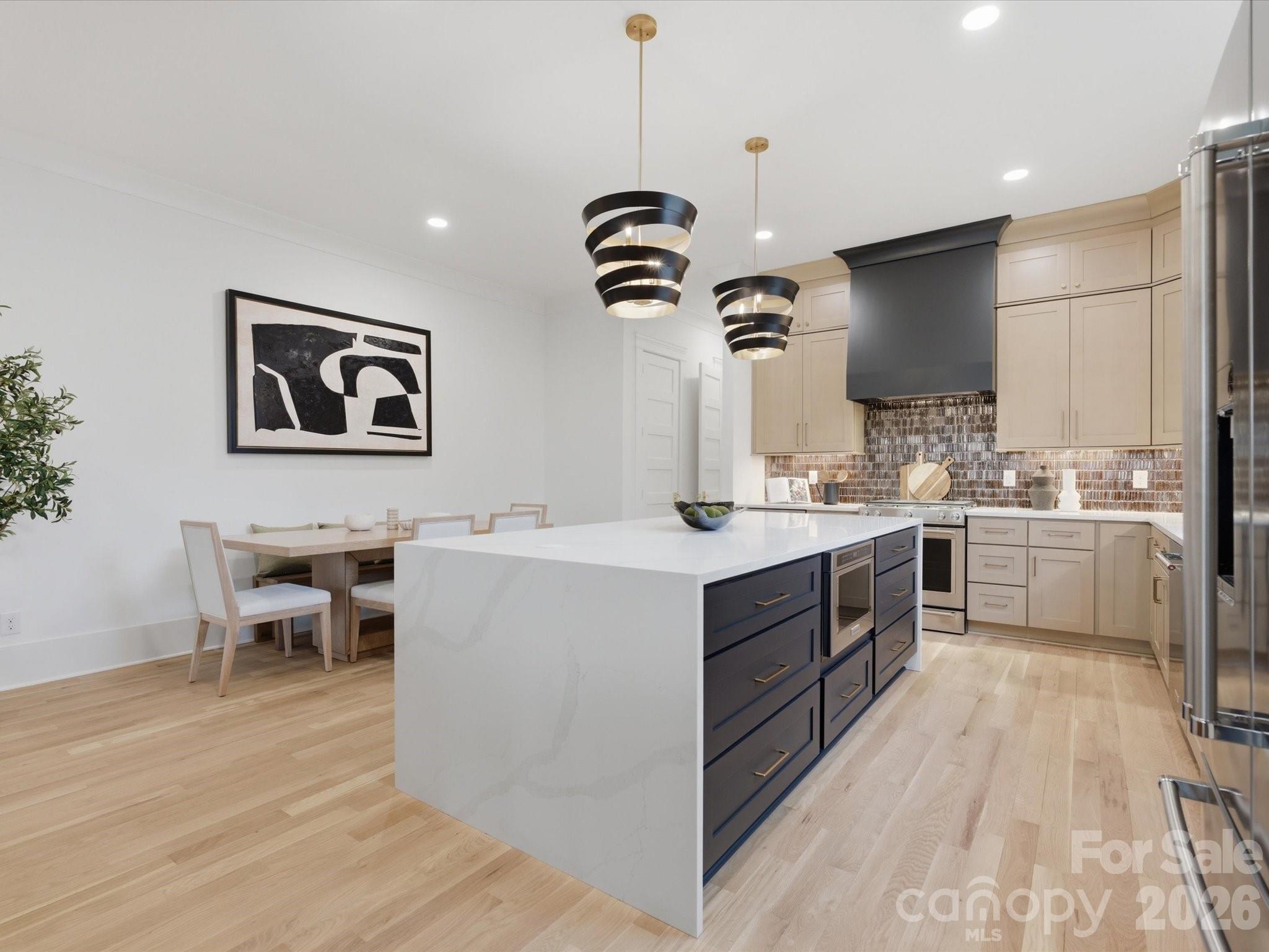 431 W Peterson Drive, Charlotte, NC - photo 7 of 49