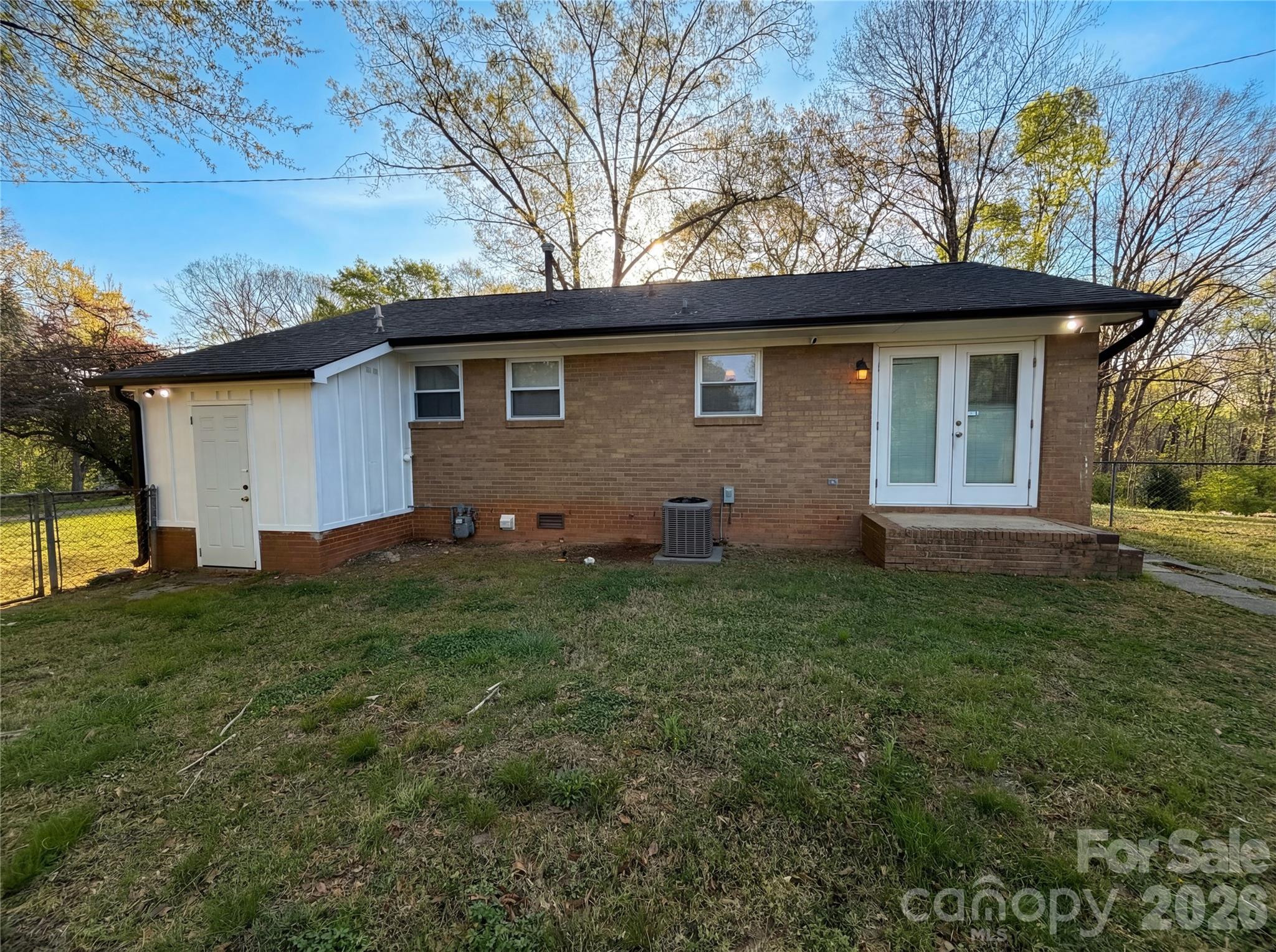 290 Salem Avenue, Dallas, NC - photo 5 of 18