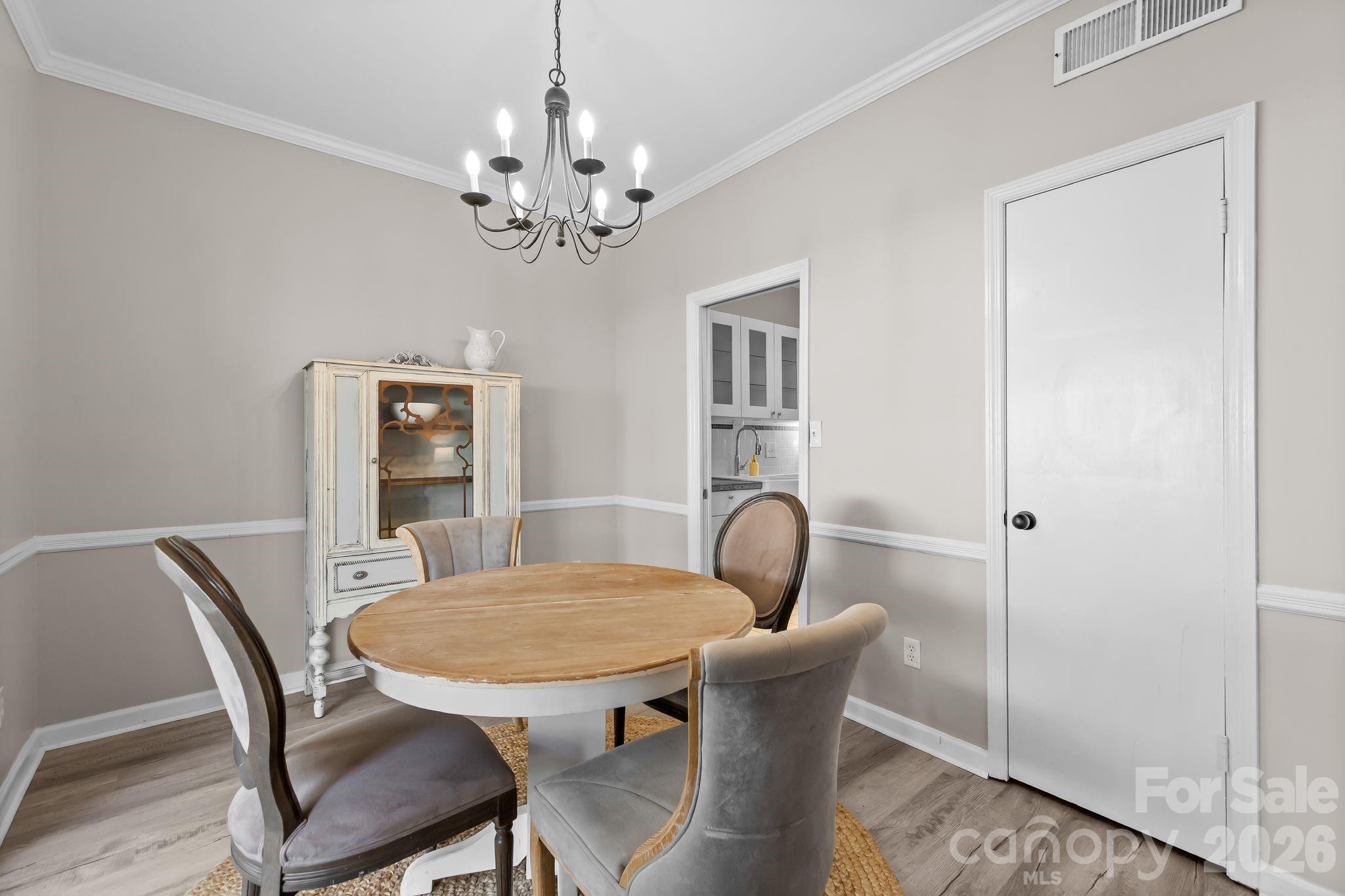 Photo 7 of 5941 Quail Hollow RoadE, Charlotte, NC