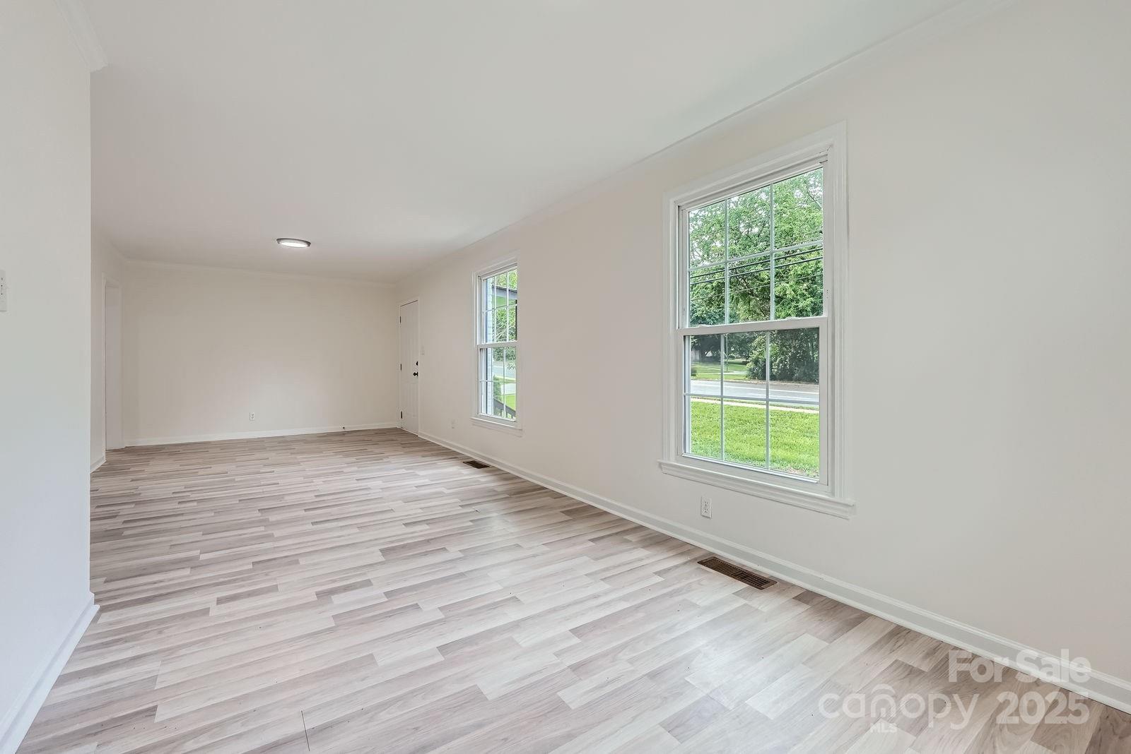 1224 E Woodlawn Road, Charlotte, NC - photo 5 of 48