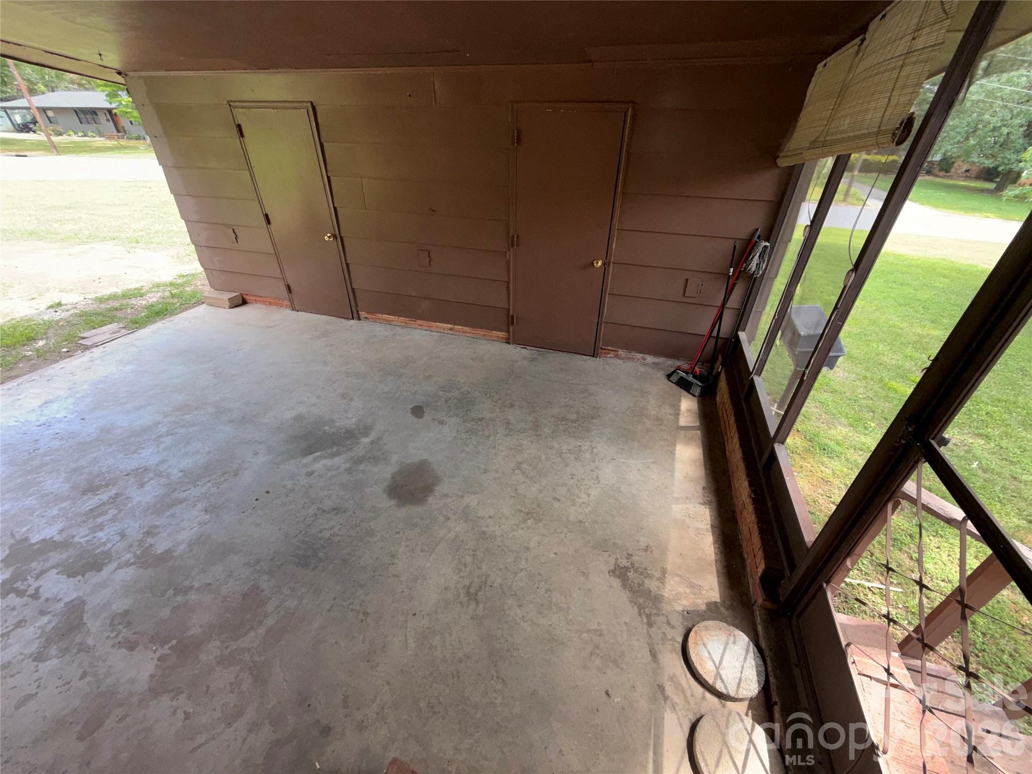 Home for sale at 3930 Fircrest Drive, Charlotte, NC — photo 6 of 23