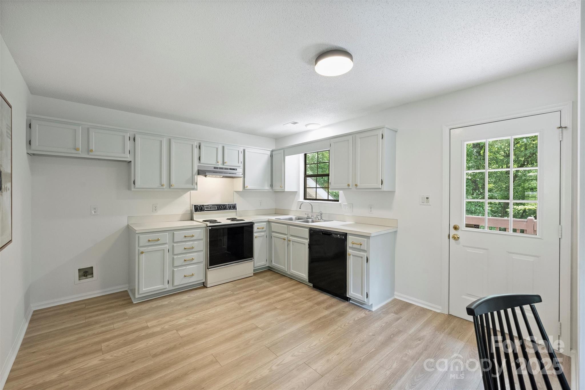 6115 Coltswood Court, Charlotte, NC - photo 12 of 39