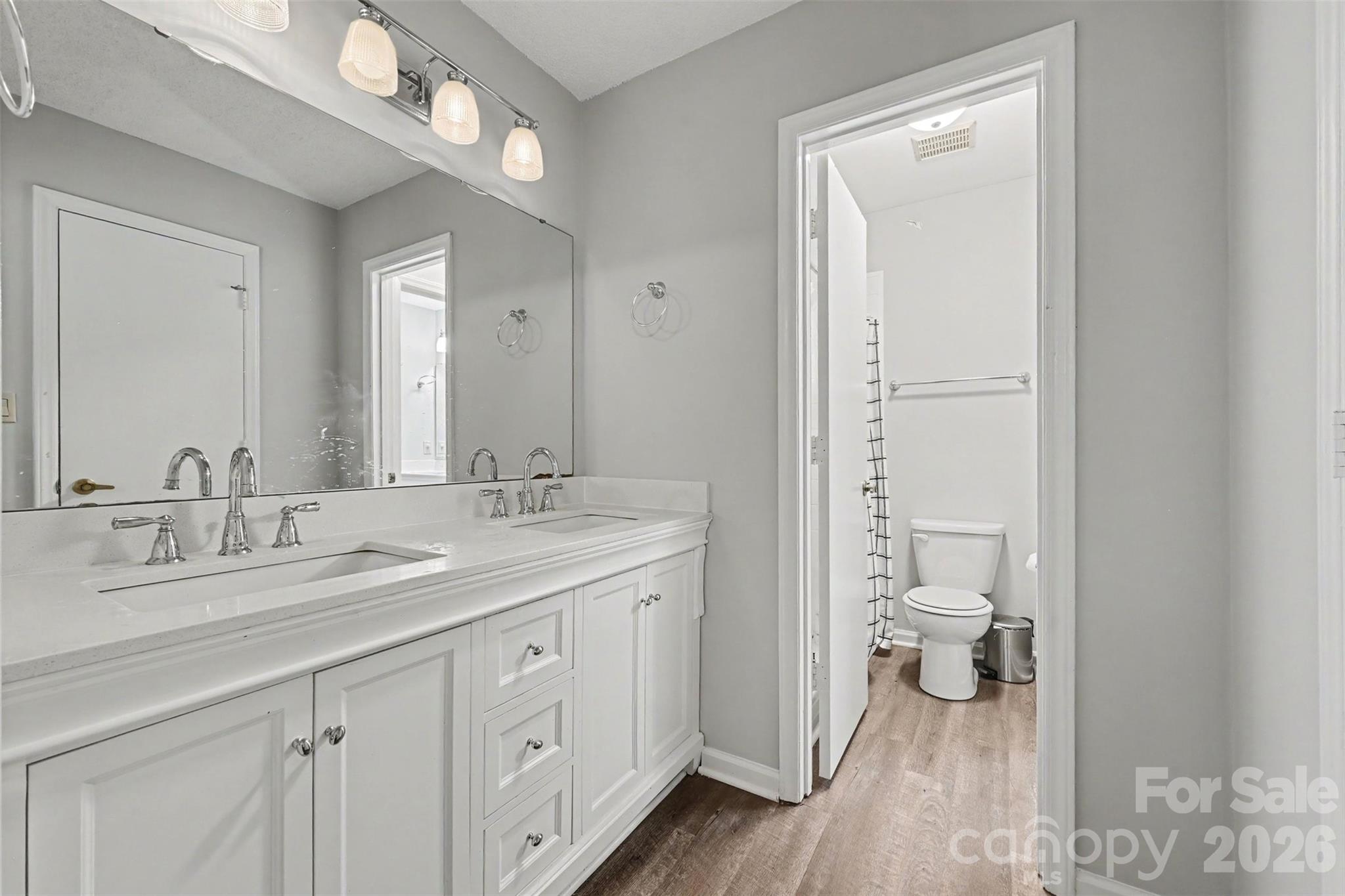 Photo 16 of 611 Mattingwood Drive, Charlotte, NC