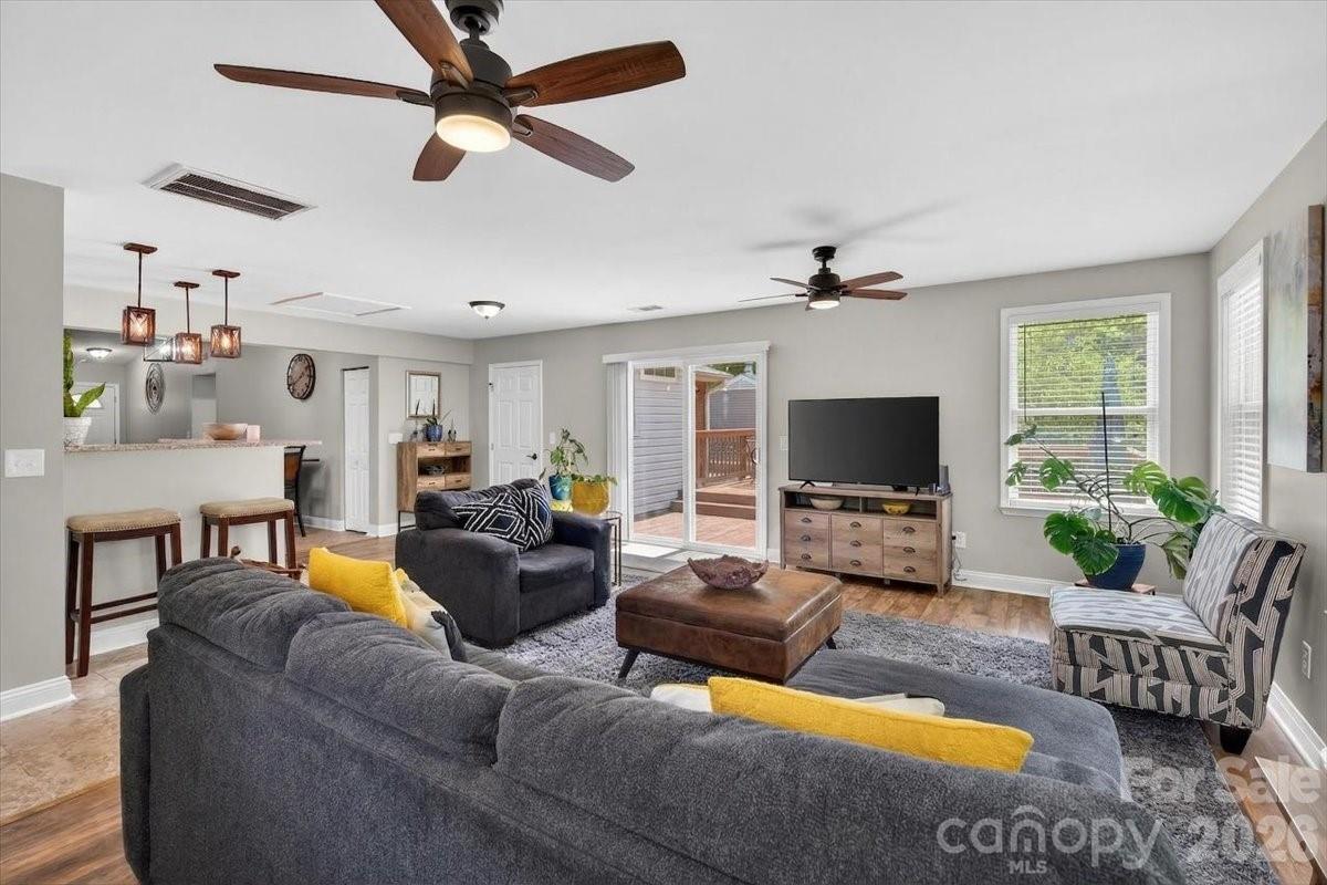 6308 Pineburr Road, Charlotte, NC - photo 7 of 37