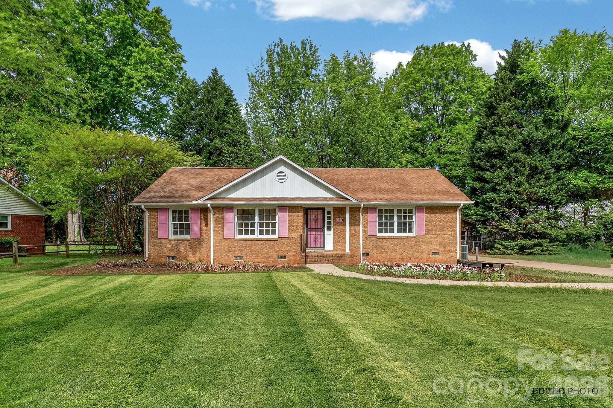 Photo 2 of 710 Twin Oaks Road, Davidson, NC