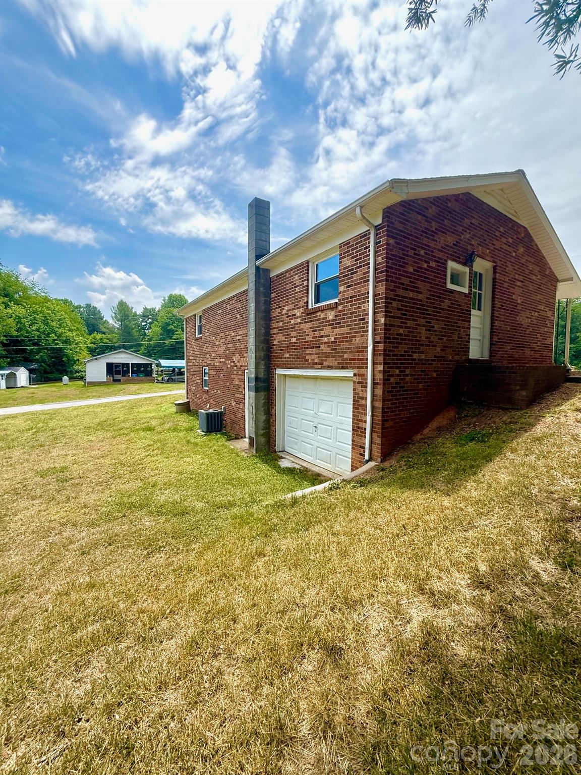 130 N Arlington Avenue, Jonesville, NC - photo 7 of 21